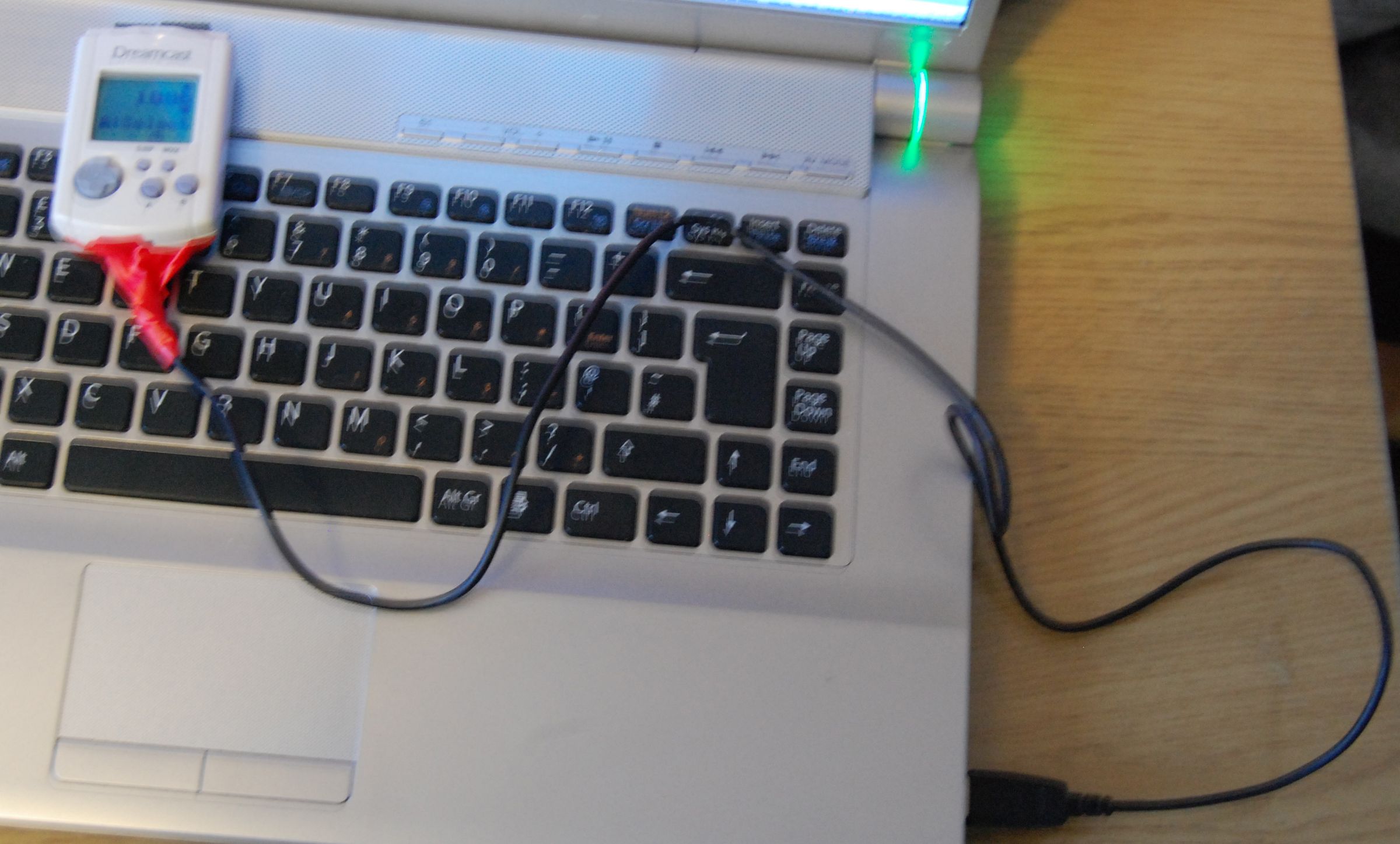 USB-Powered VMU Hack : 9 Steps - Instructables