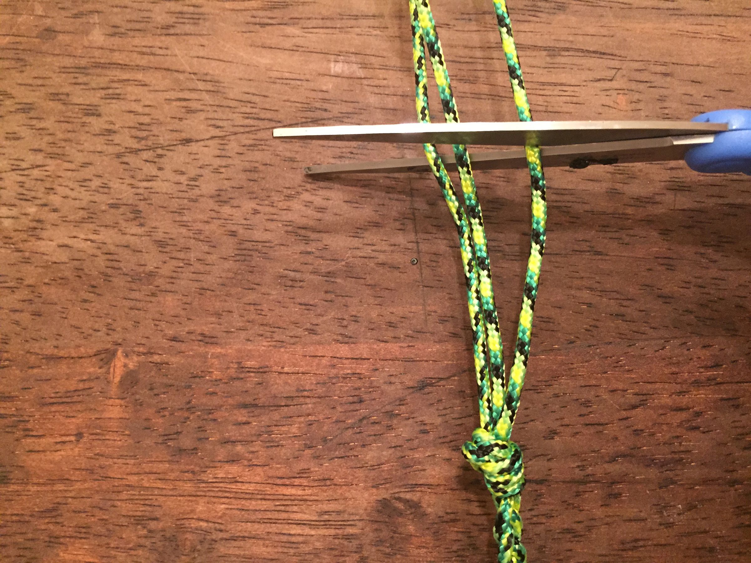 How to Make a Paracord "David's Sling" : 8 Steps (with Pictures ...