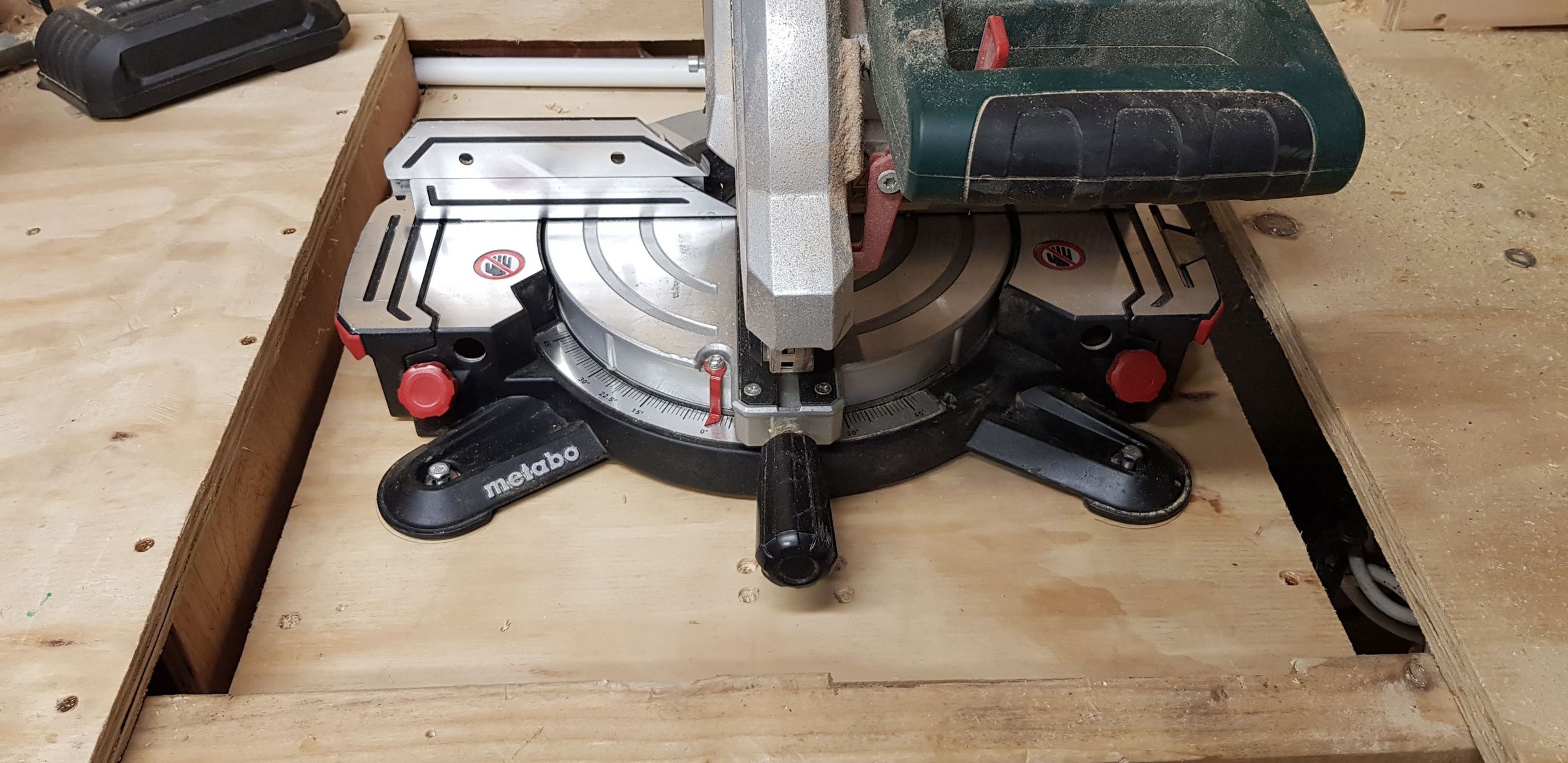 Mitre Saw Levelling : 3 Steps (with Pictures) - Instructables