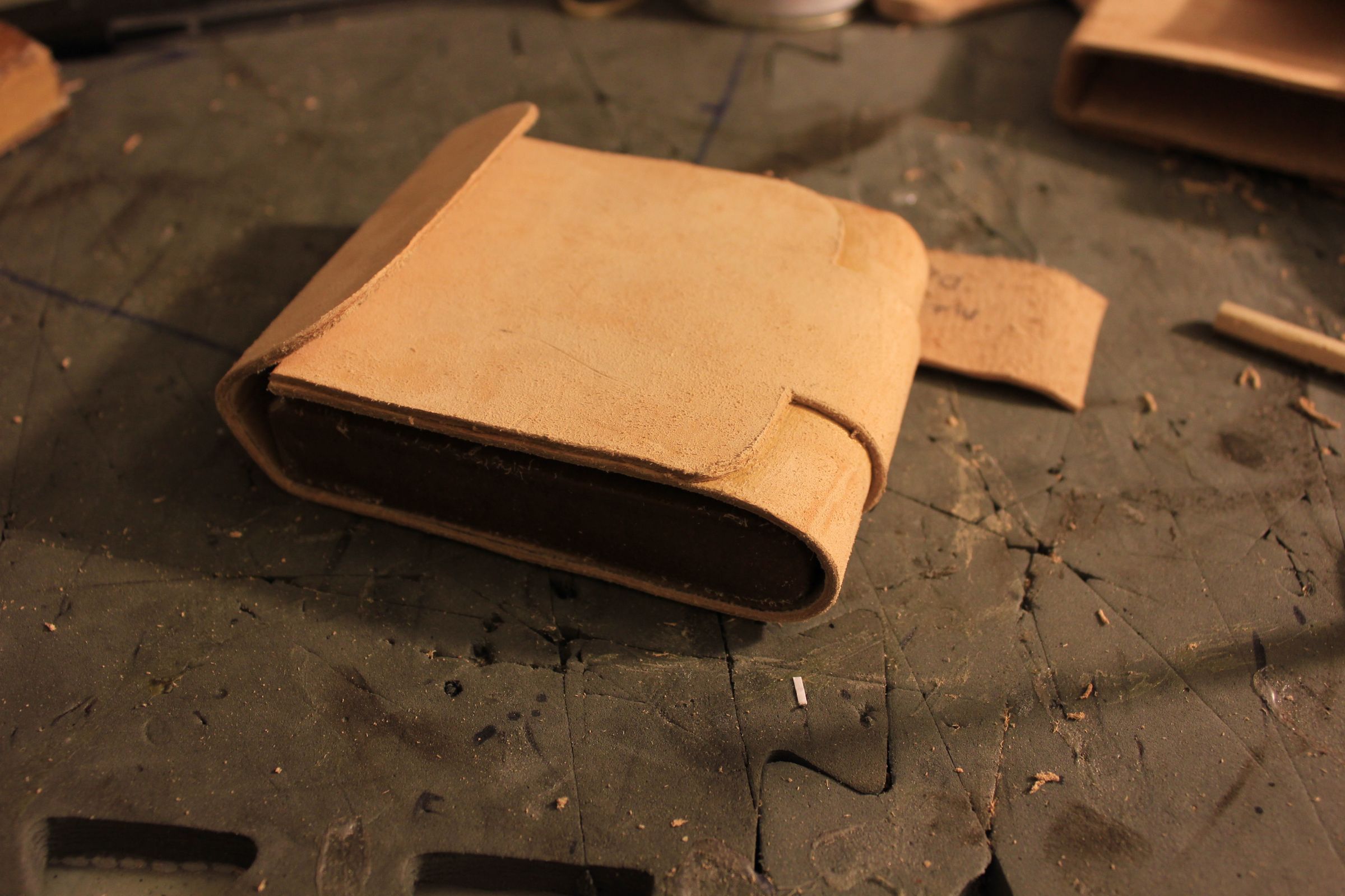 Leather Pouch Tutorial & Intro to Basic Leather Working : 11 Steps ...