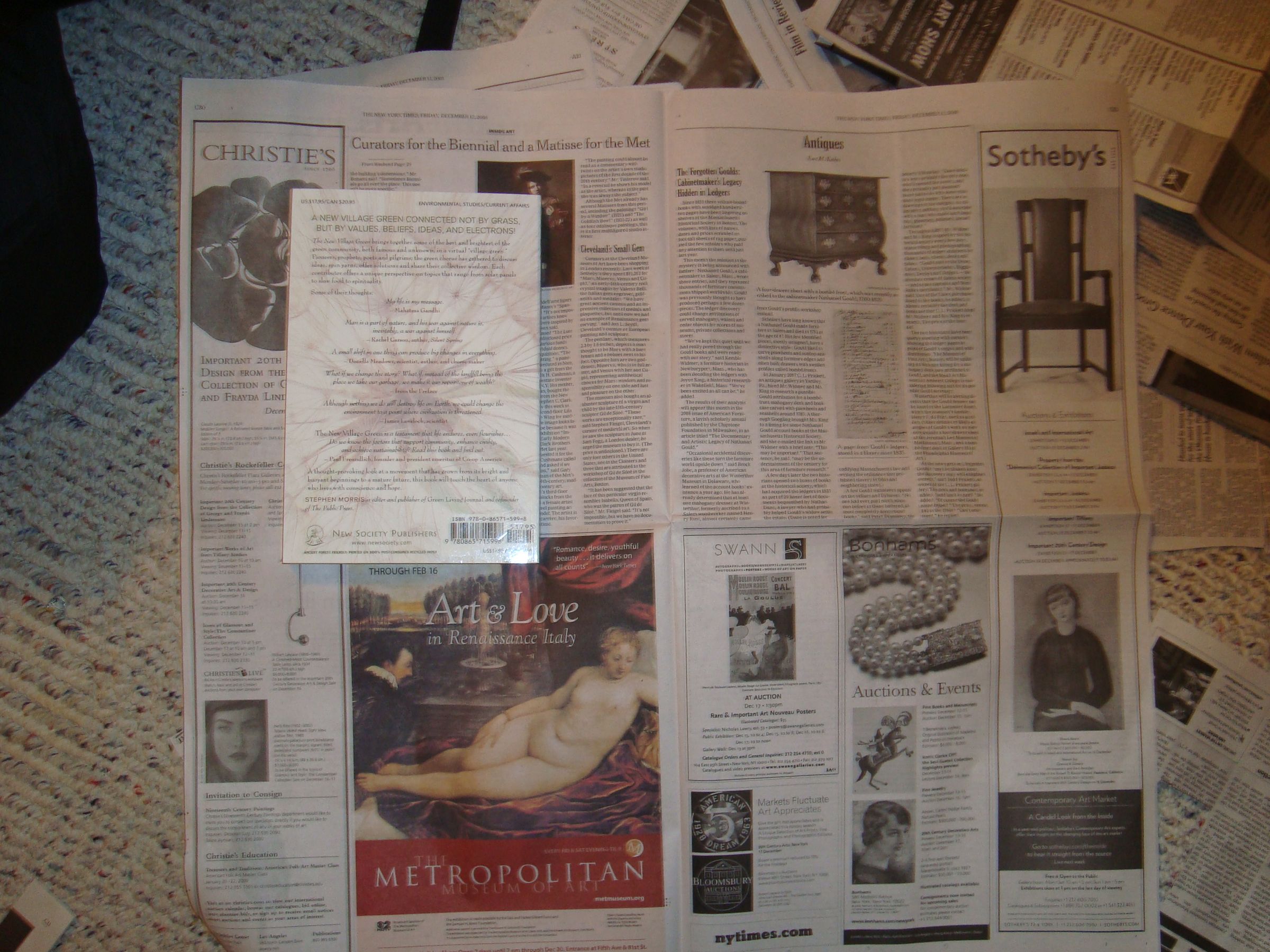 Gift-wrapping With Newspaper : 4 Steps - Instructables