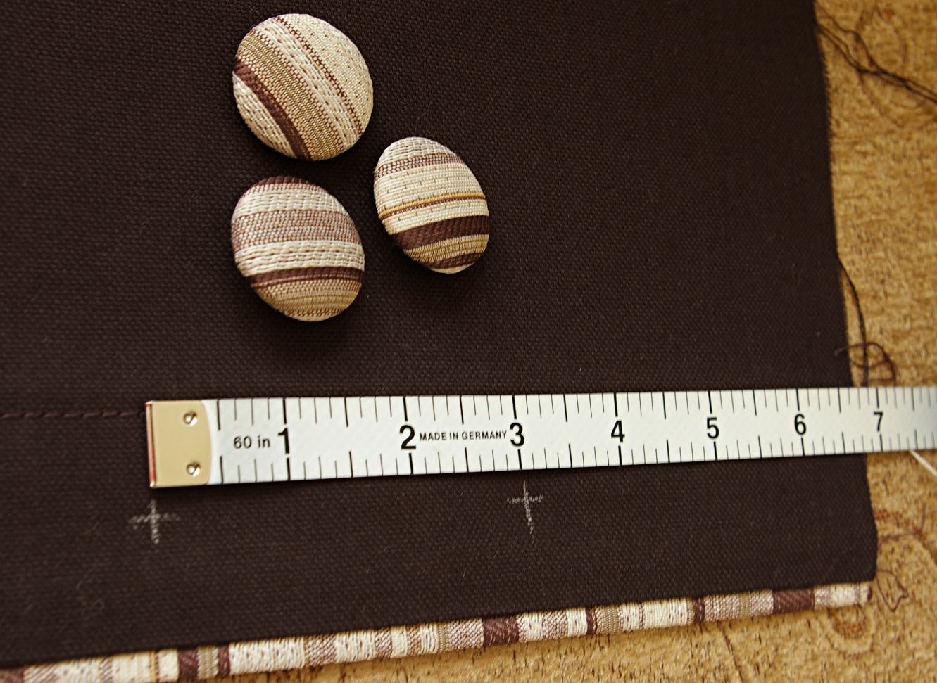 Make Double-sided Pillow Case With Button Decoration and Envelope ...