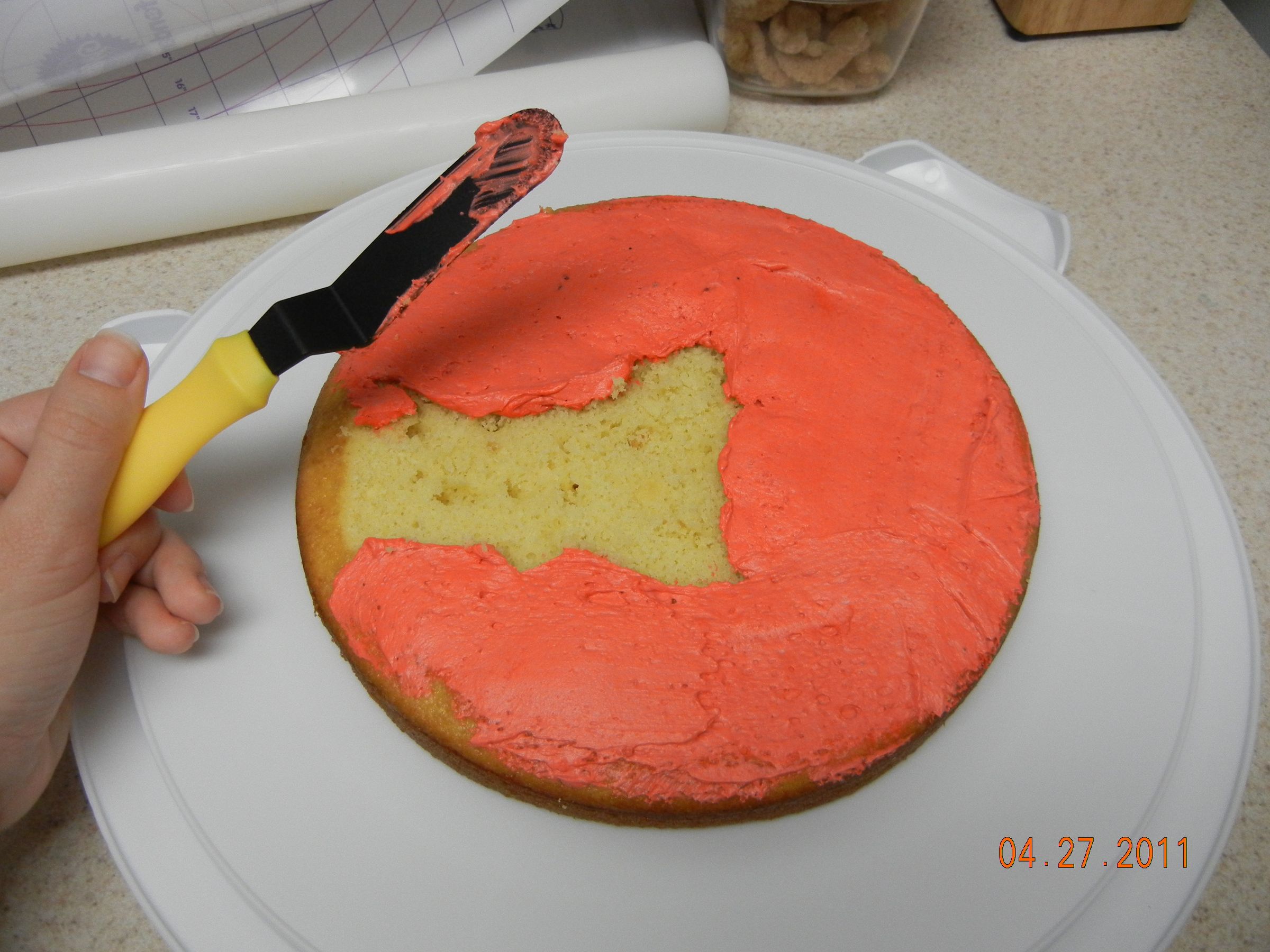 Basic Fondant Cake : 5 Steps (with Pictures) - Instructables
