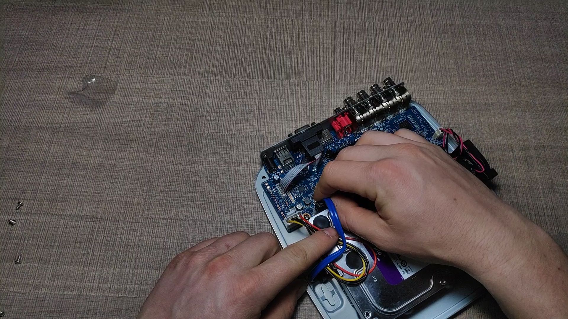 Install HDD Into DVR (CCTV) : 5 Steps - Instructables