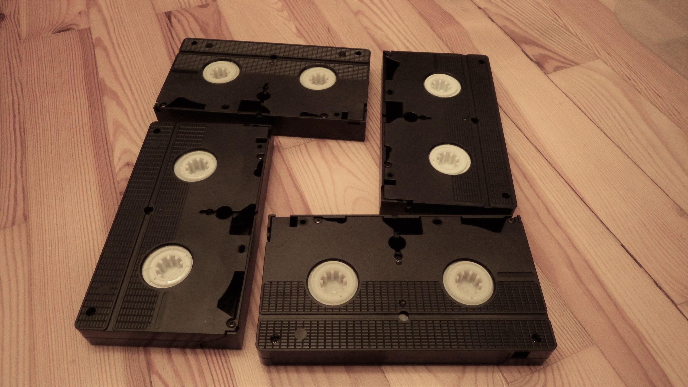 VHS Couch Table Legs : 10 Steps (with Pictures) - Instructables