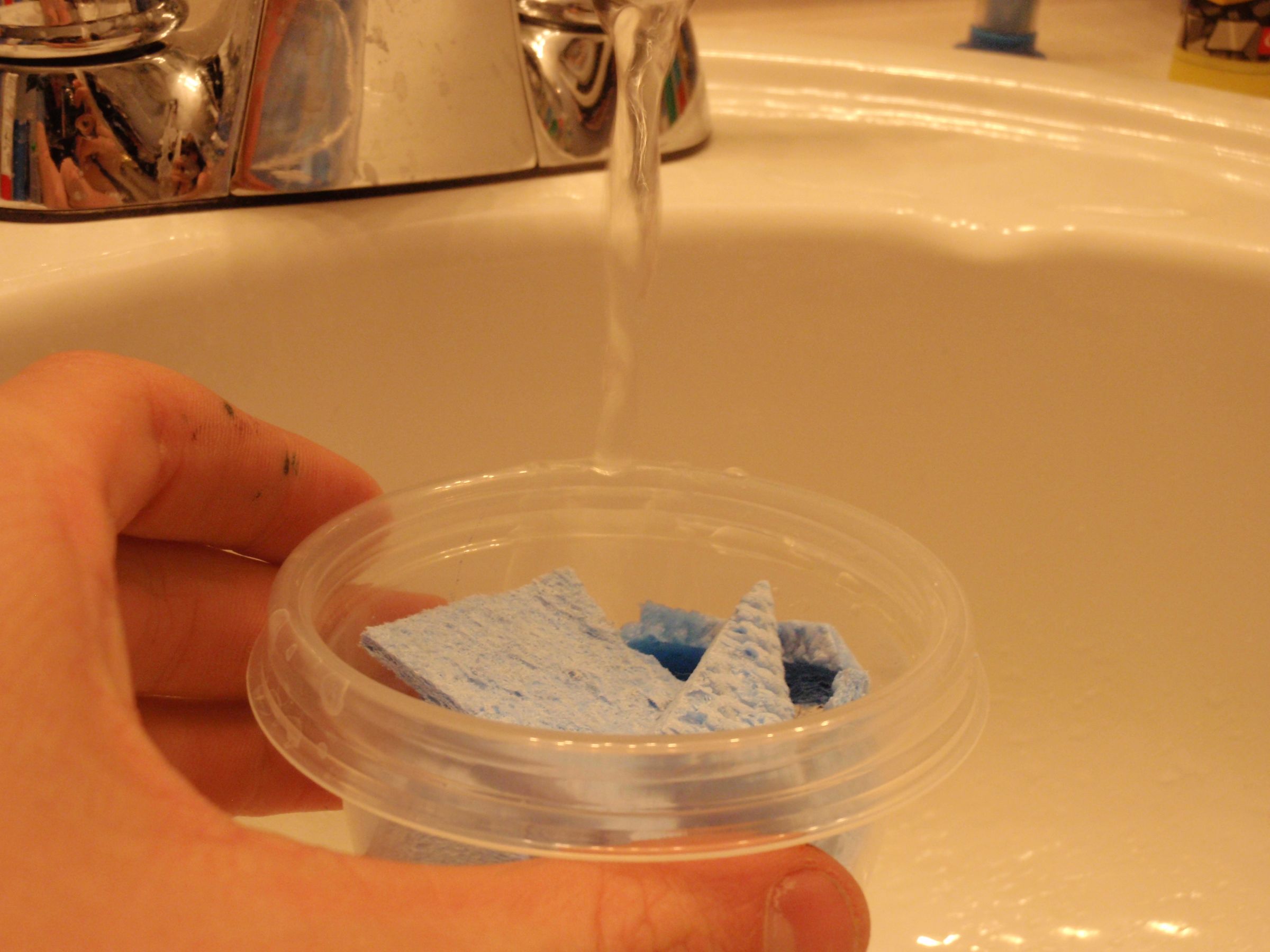 Homemade Guitar Humidifier : 5 Steps - Instructables