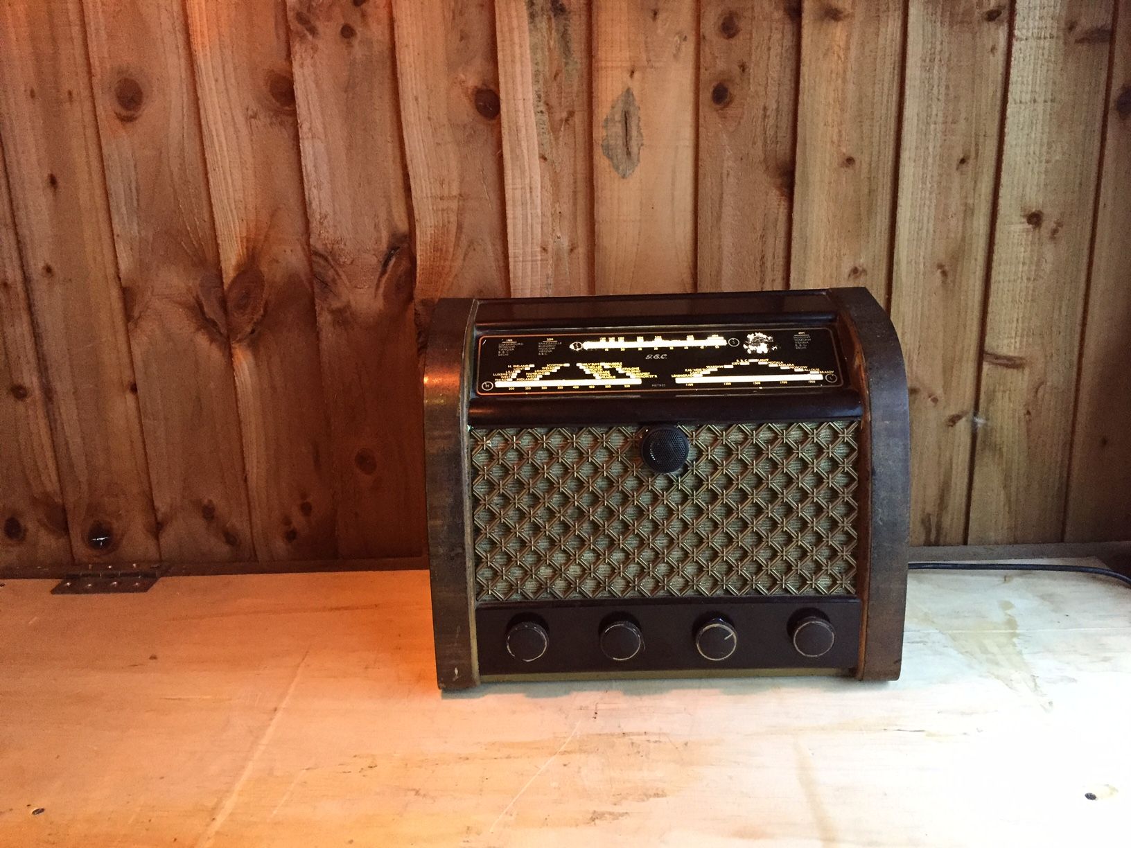 20 Watt Bluetooth Vintage Valve Radio Modification / 20瓦藍牙復古真空管收音機修改 ...