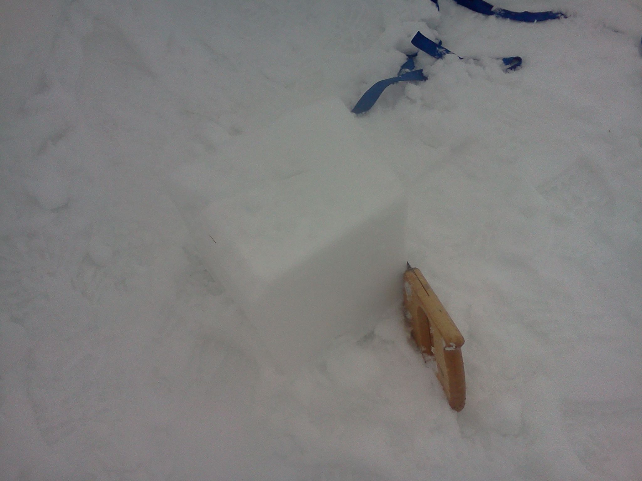 How to Build an Igloo Out of Snow : 6 Steps (with Pictures) - Instructables