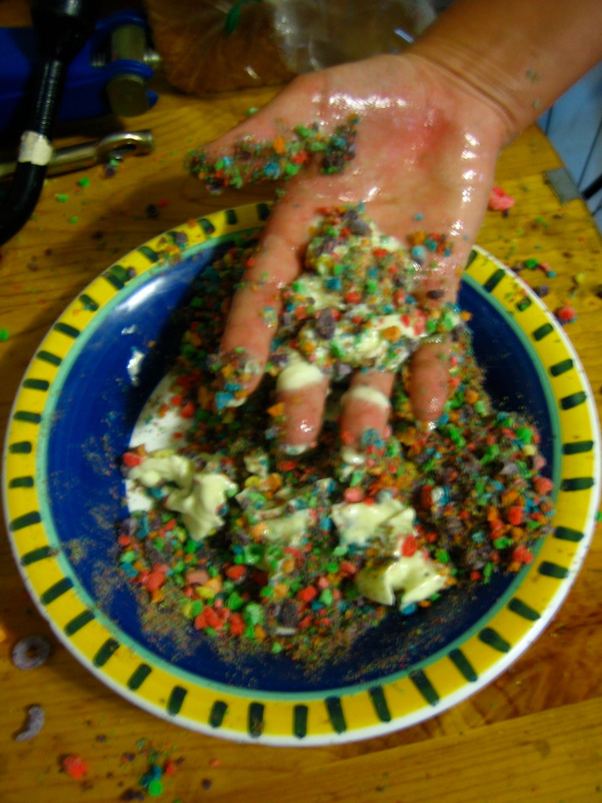 Fruit Loops Cheesecake: a Different Way to Bake a Rainbow Cheesecake ...