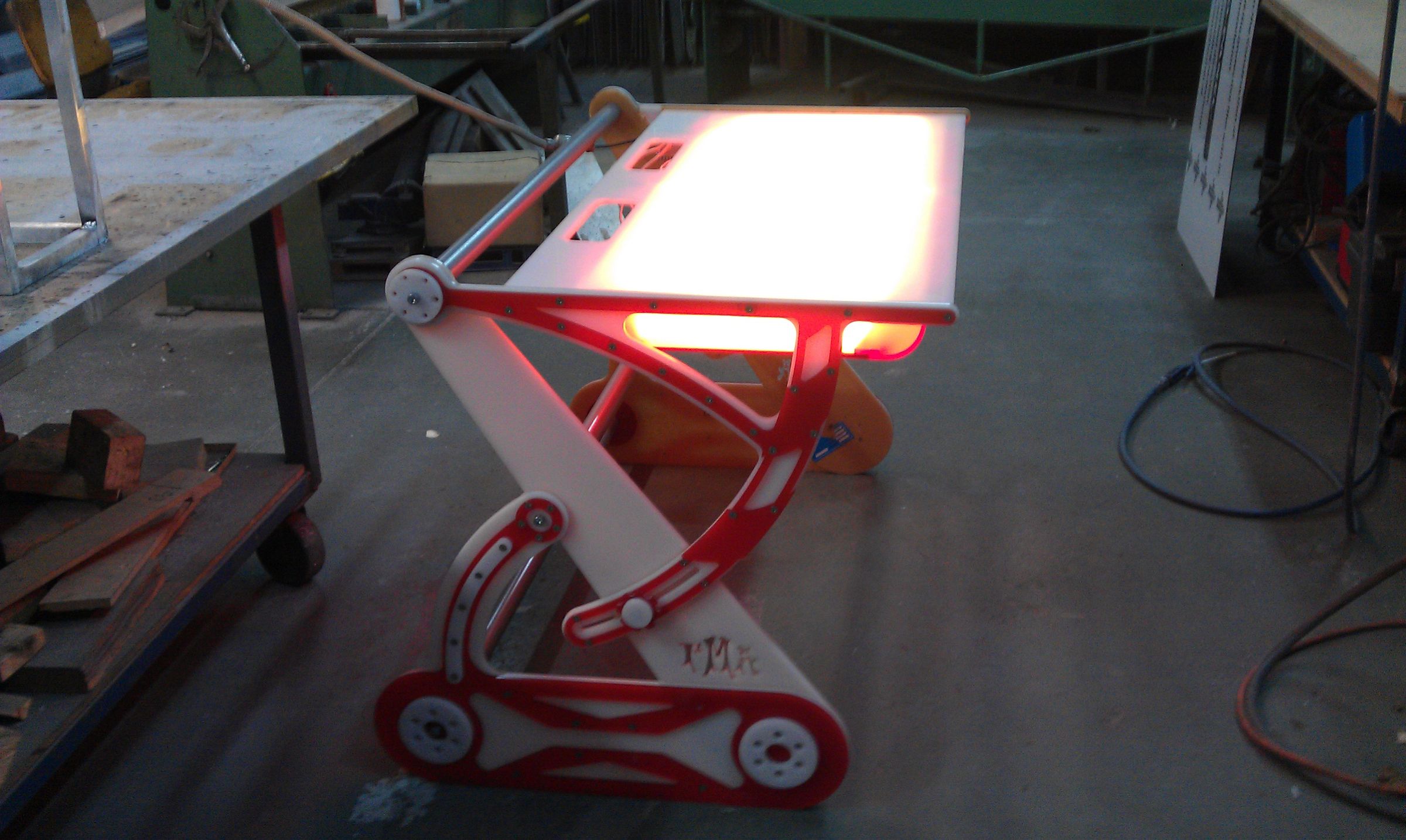 Light Desk : 9 Steps (with Pictures) - Instructables