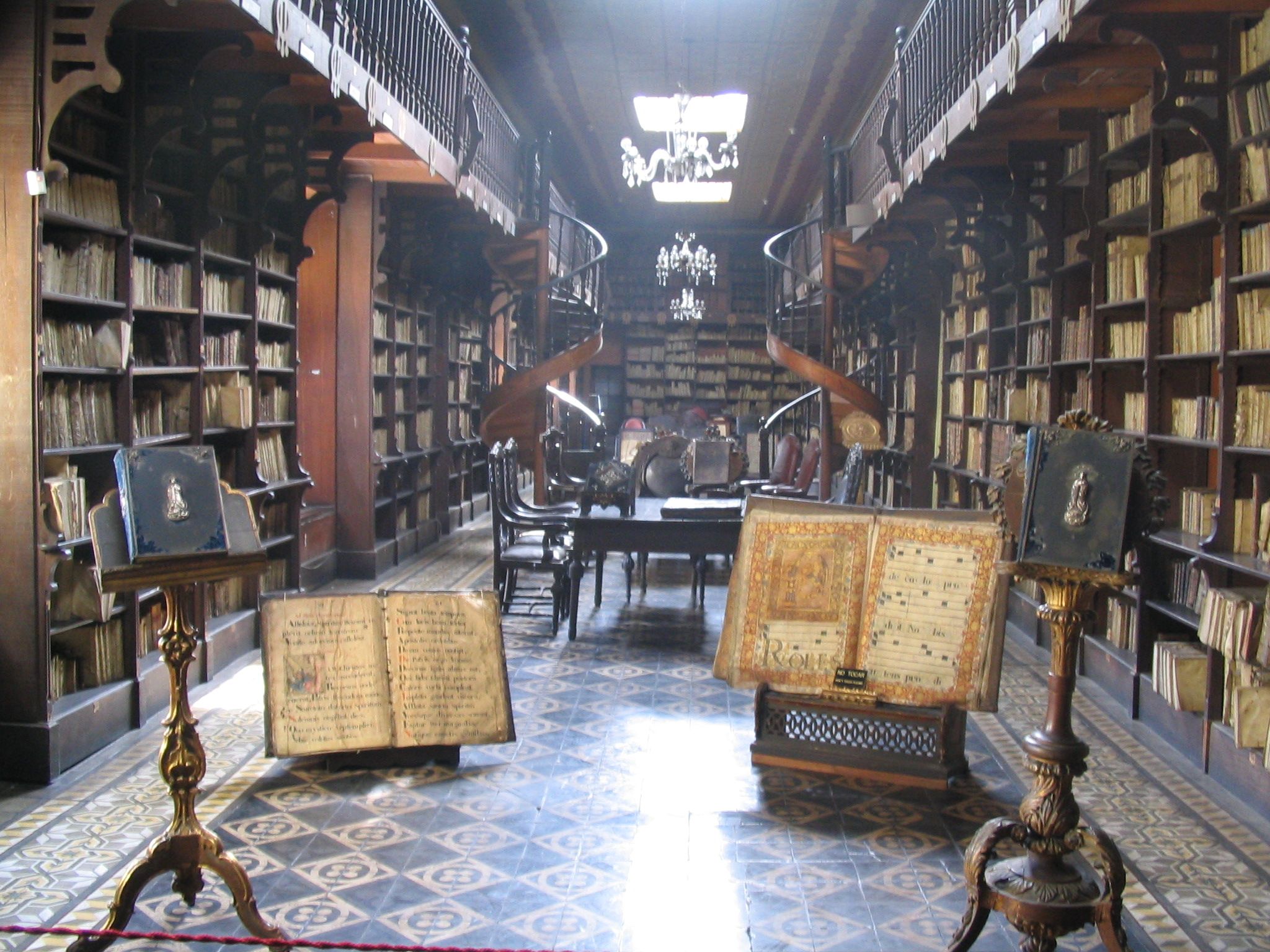 How to Install Standard-and-Bracket Book Shelves : 7 Steps (with ...