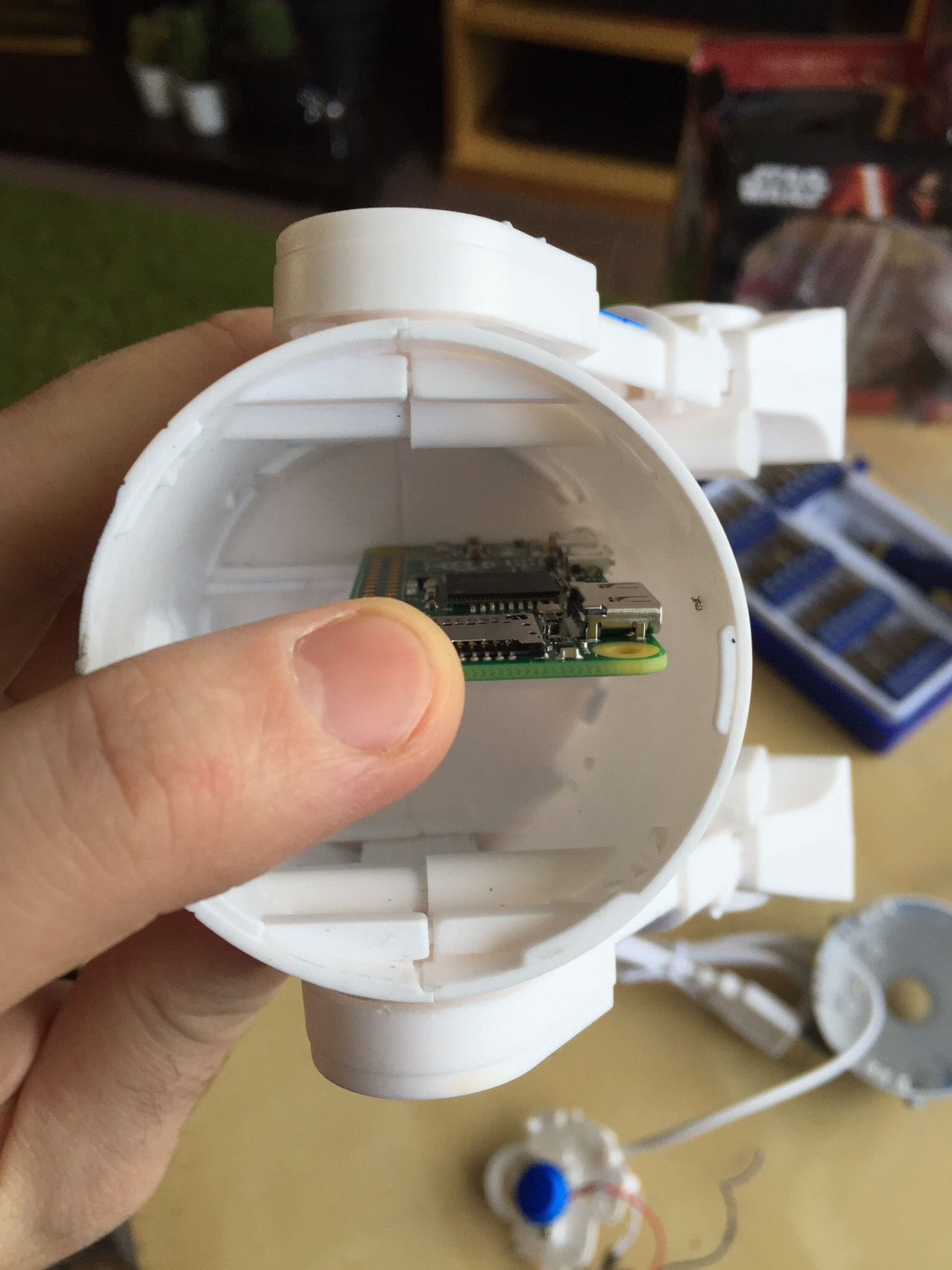 R2D2 Raspberry Pi Zero Retro Gaming Machine! : 5 Steps (with Pictures) - Instructables