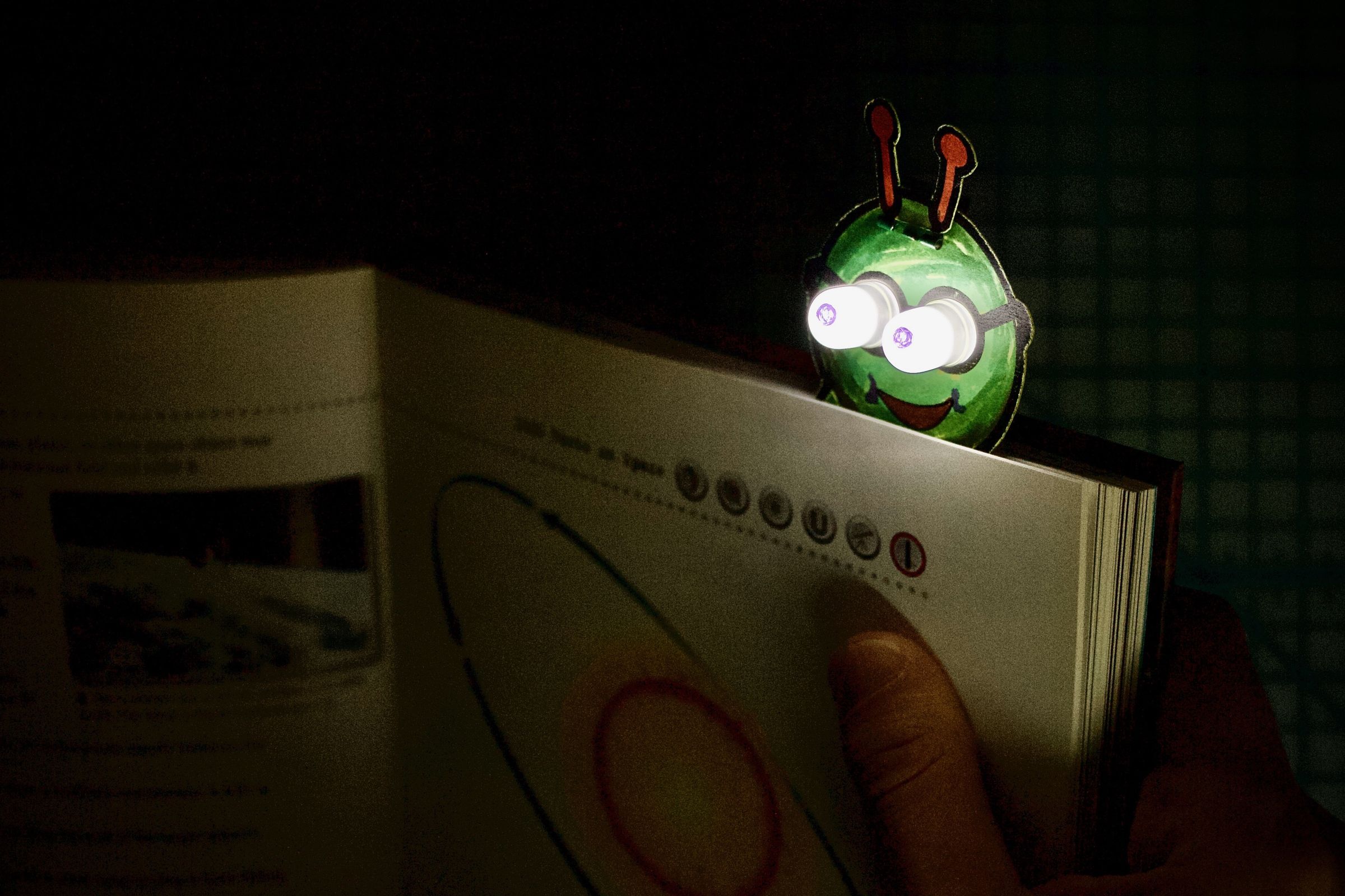 BookWorm Light-Up Book Light and Bookmark : 13 Steps (with Pictures ...