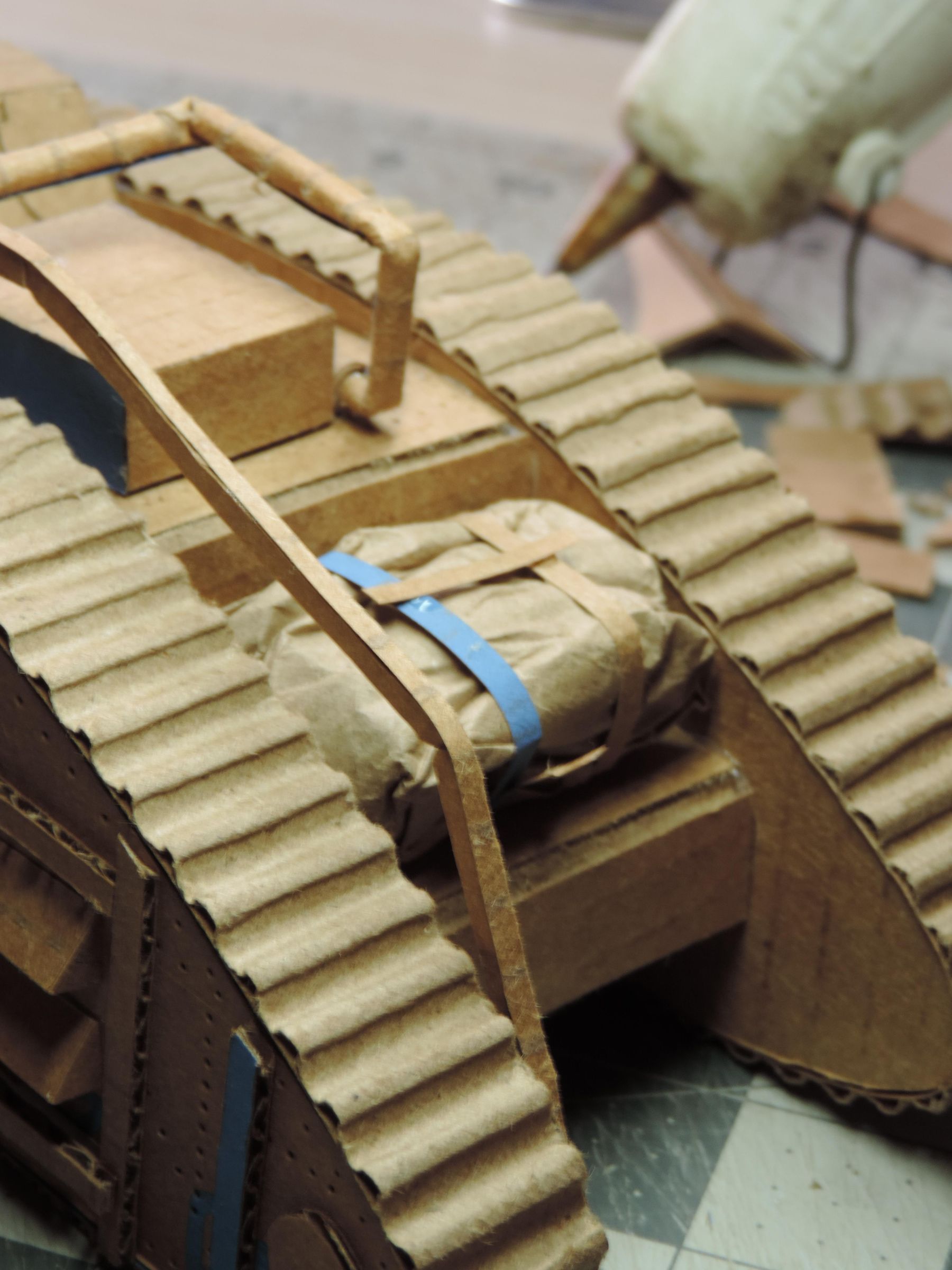 The ULTIMATE Cardboard Model Mark IV Tank With Army Men Figurines : 9 ...