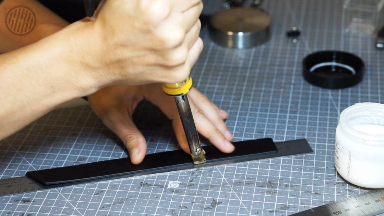 Making a Simple Clutch : 9 Steps (with Pictures) - Instructables