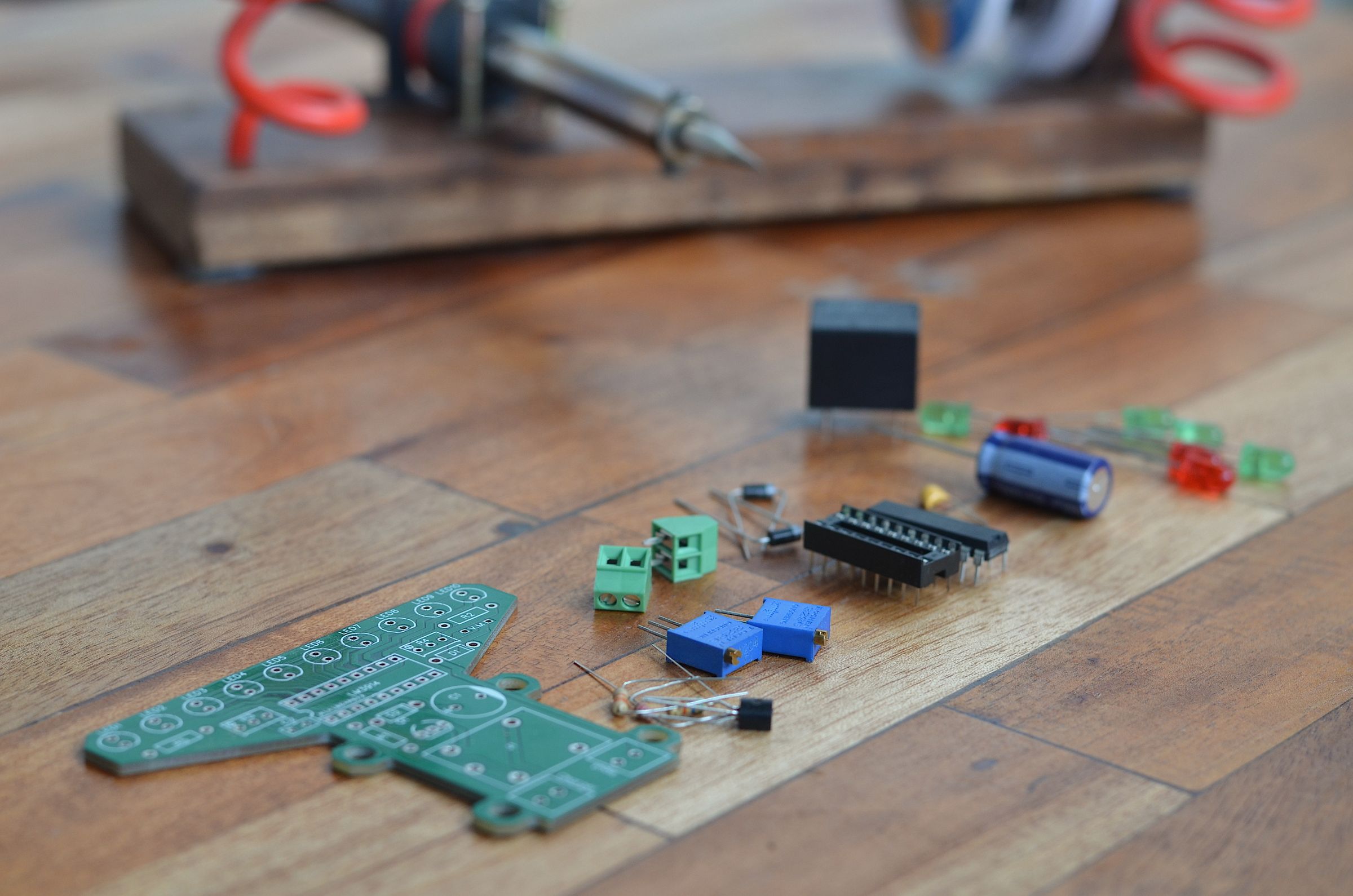 DIY Battery Level Indicator/Auto Cutoff for 12v Battery : 5 Steps (with ...