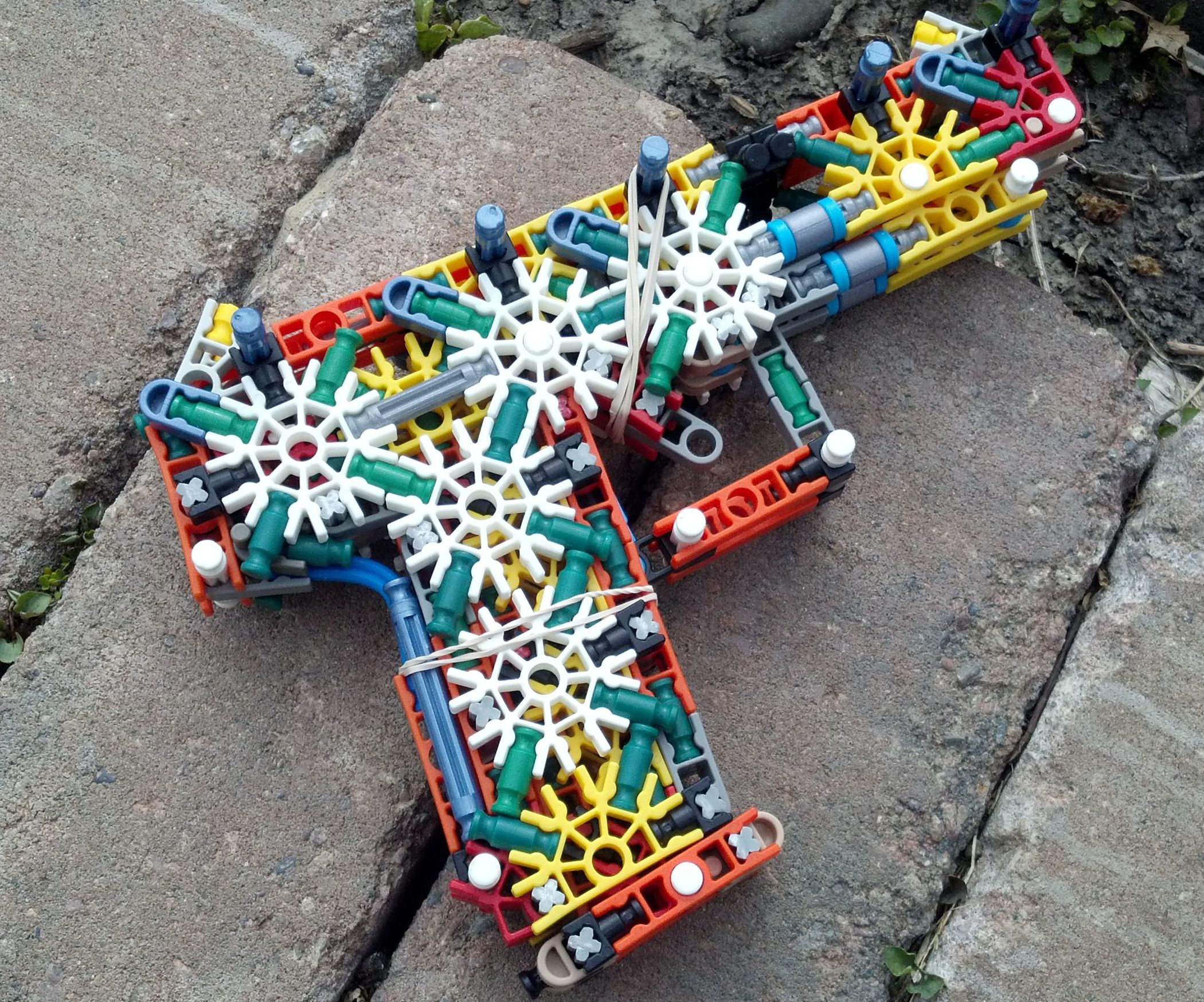 K'NEX FN Five-SeveN V.2 - Instructables