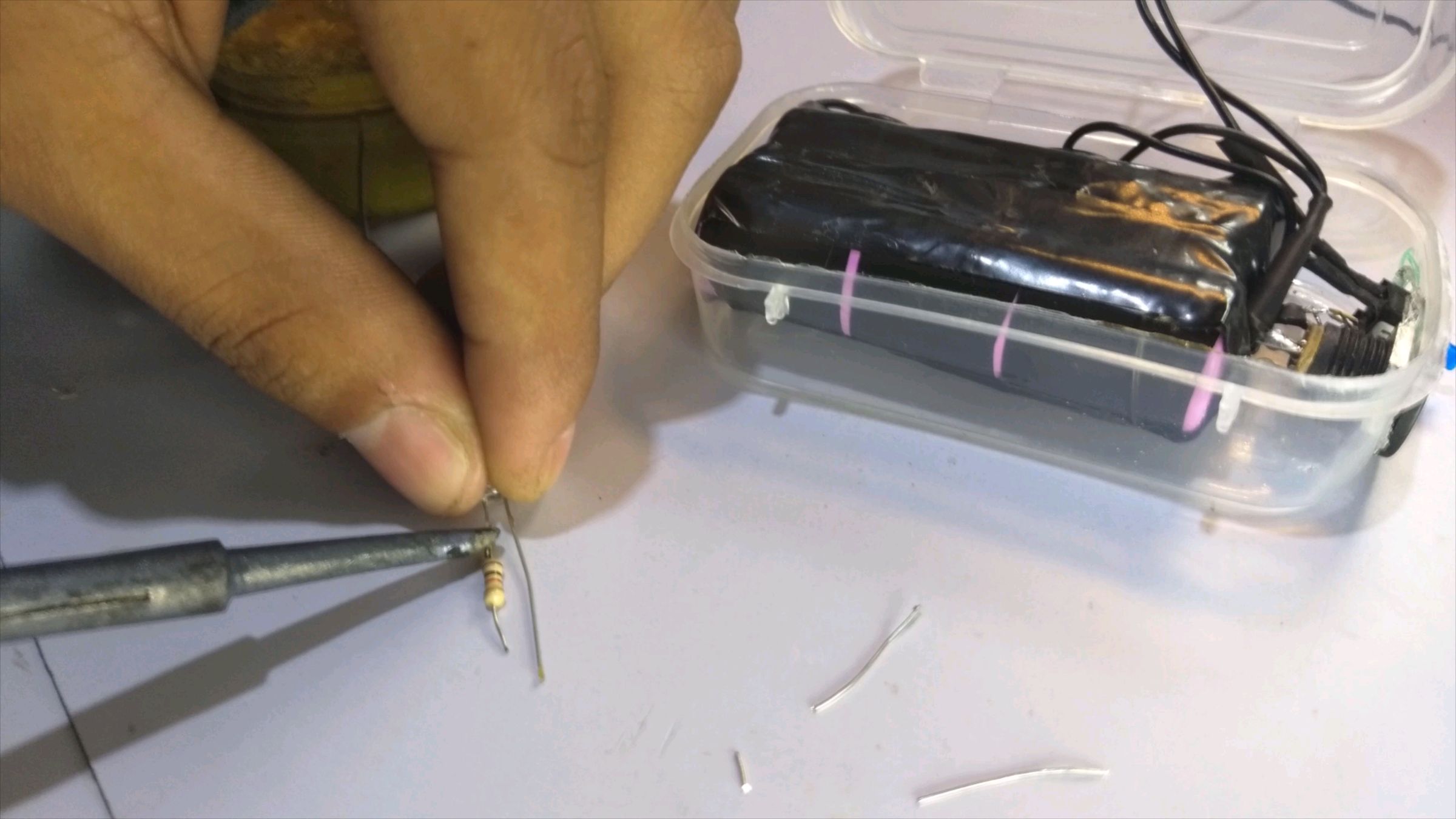 DIY LED FLASHLIGHT (SUPER BRIGHT) : 12 Steps (with Pictures ...