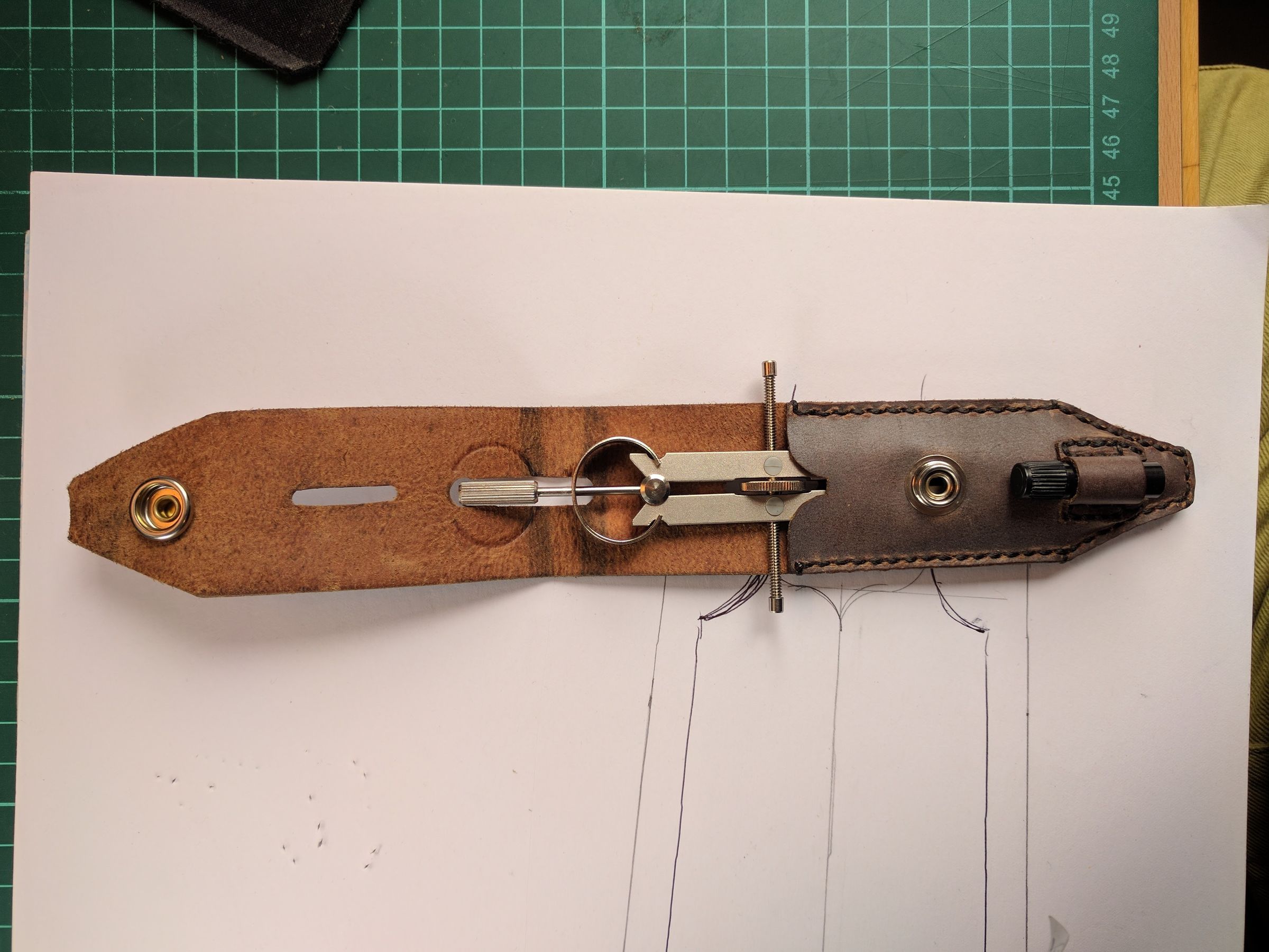 Leather Compass Case : 9 Steps (with Pictures) - Instructables