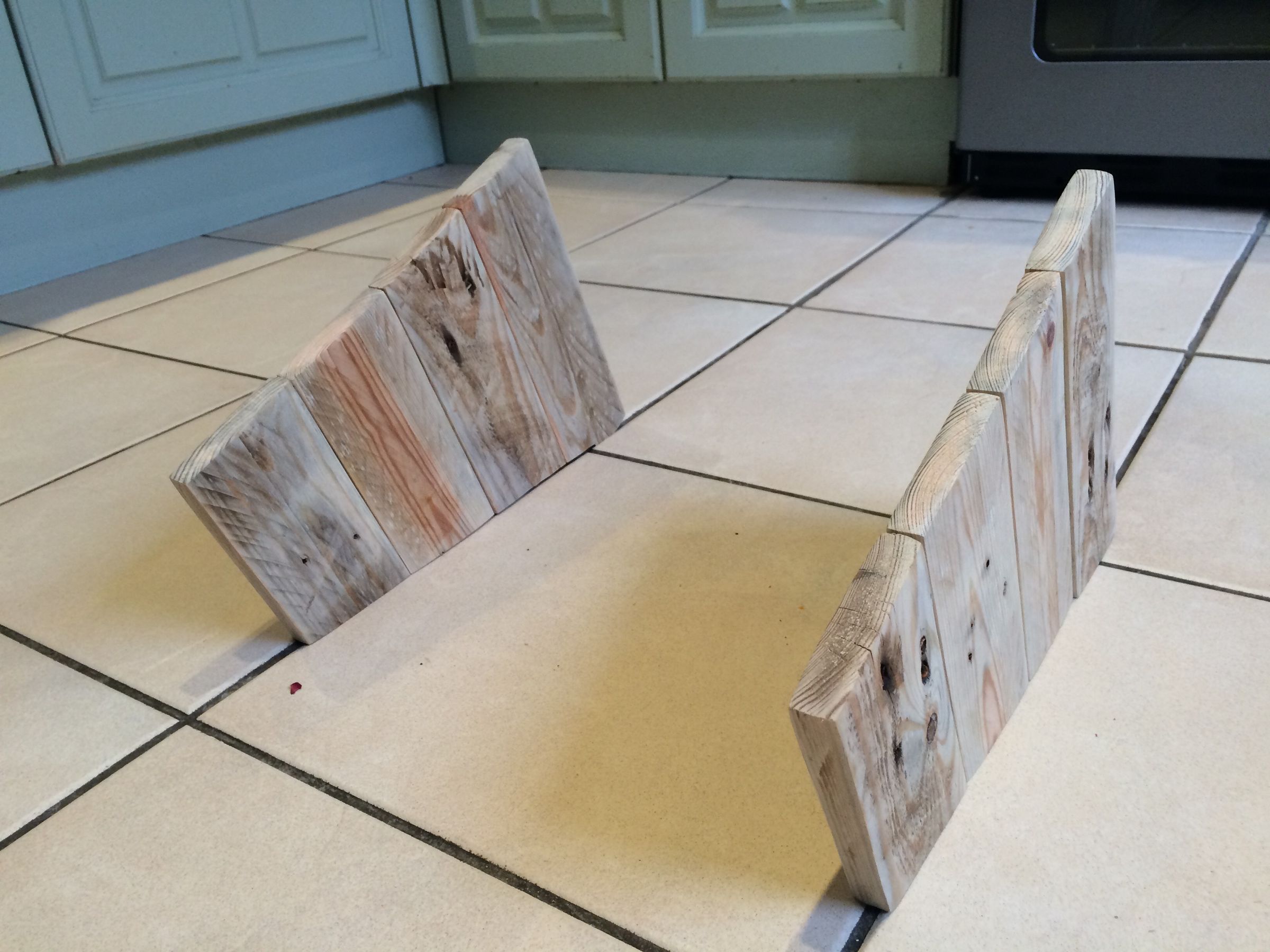 Pallet Wood Laptop Riser : 11 Steps (with Pictures) - Instructables