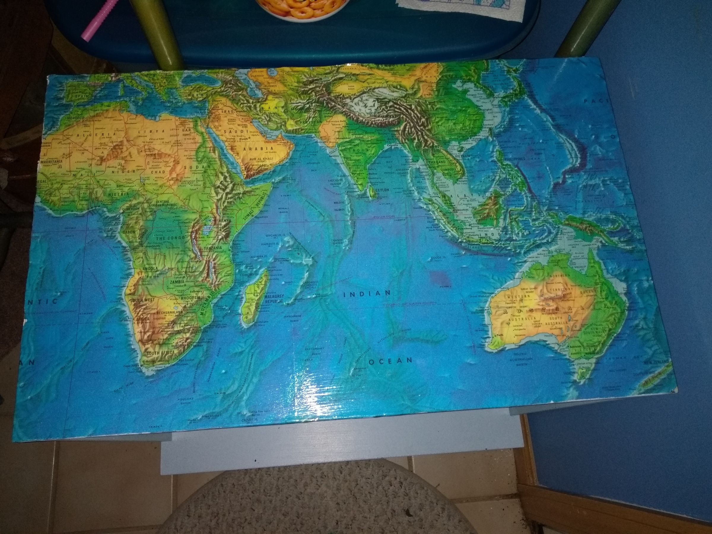 Map Bookcase : 6 Steps - Instructables