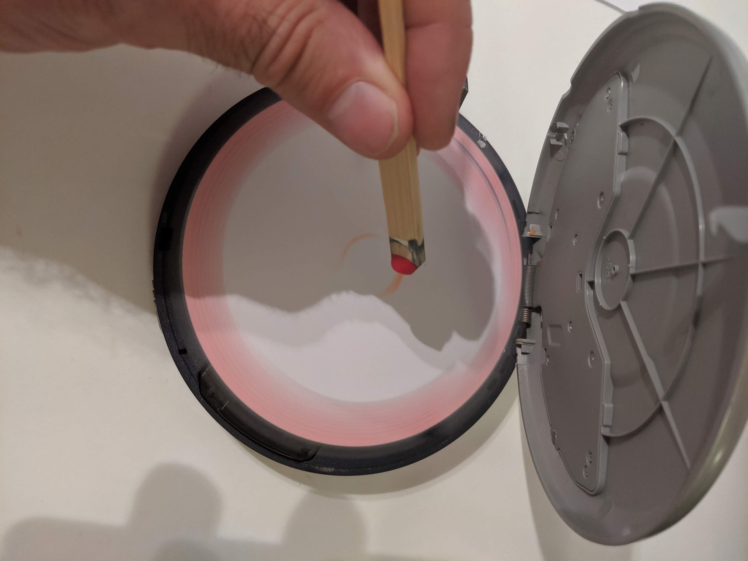 Spin Art - Discman Upcycle : 6 Steps - Instructables