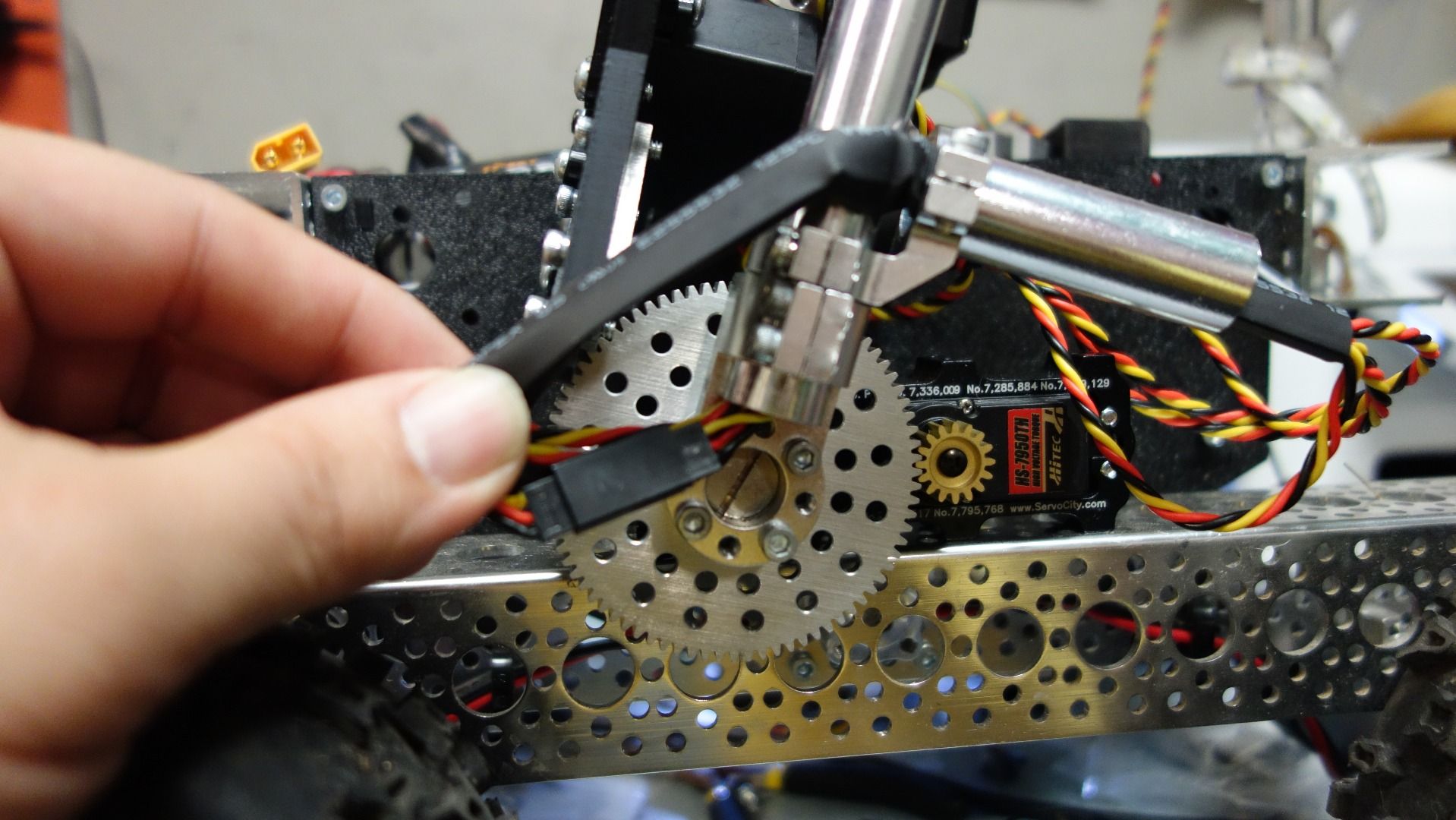 SERVOCITY NOMAD Robotic Arm Attachment : 9 Steps (with Pictures ...
