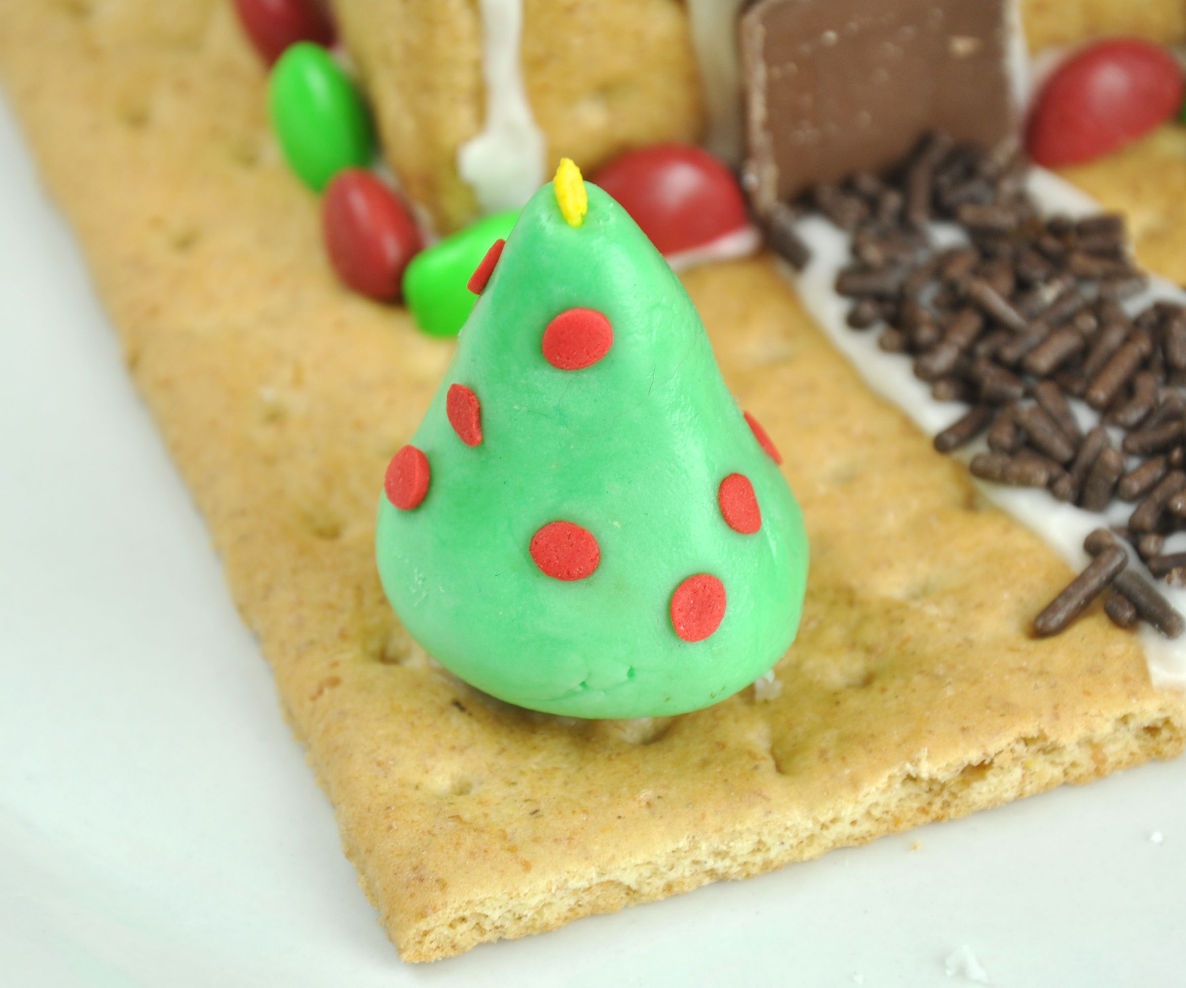 Graham Cracker "Gingerbread" House for Kids : 6 Steps (with Pictures ...