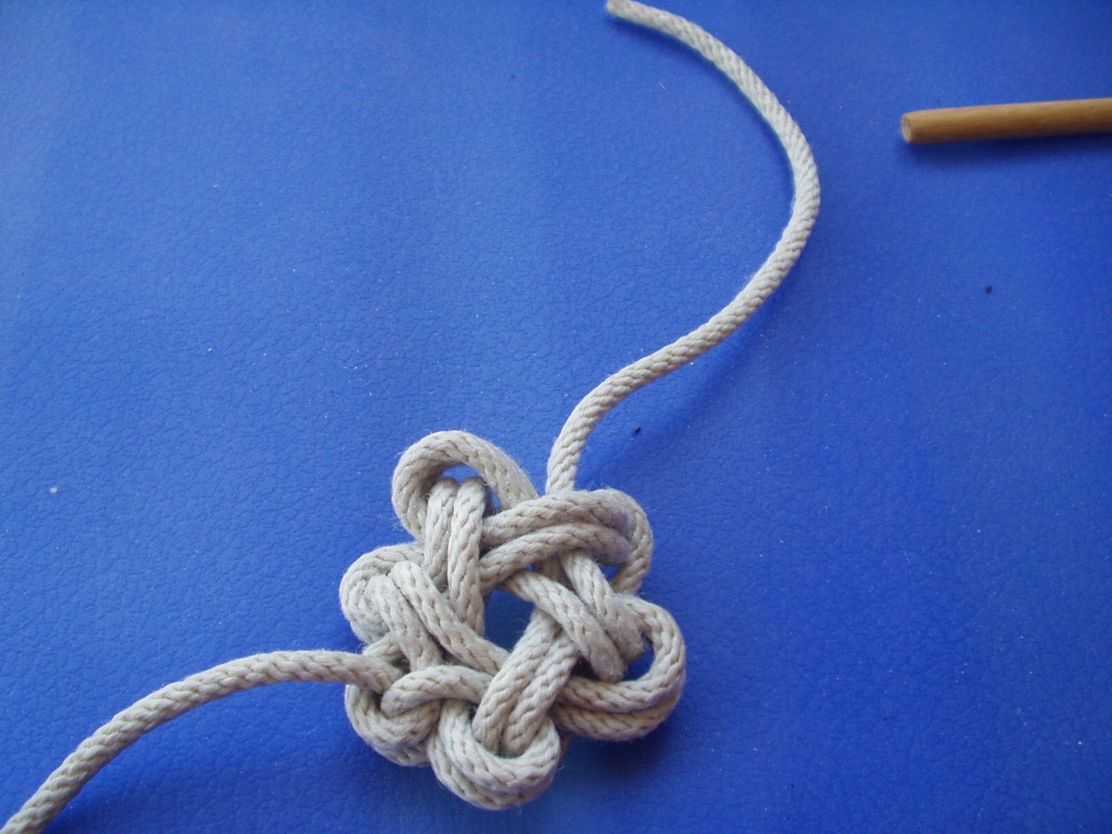 Single Strand Star Knot : 16 Steps - Instructables