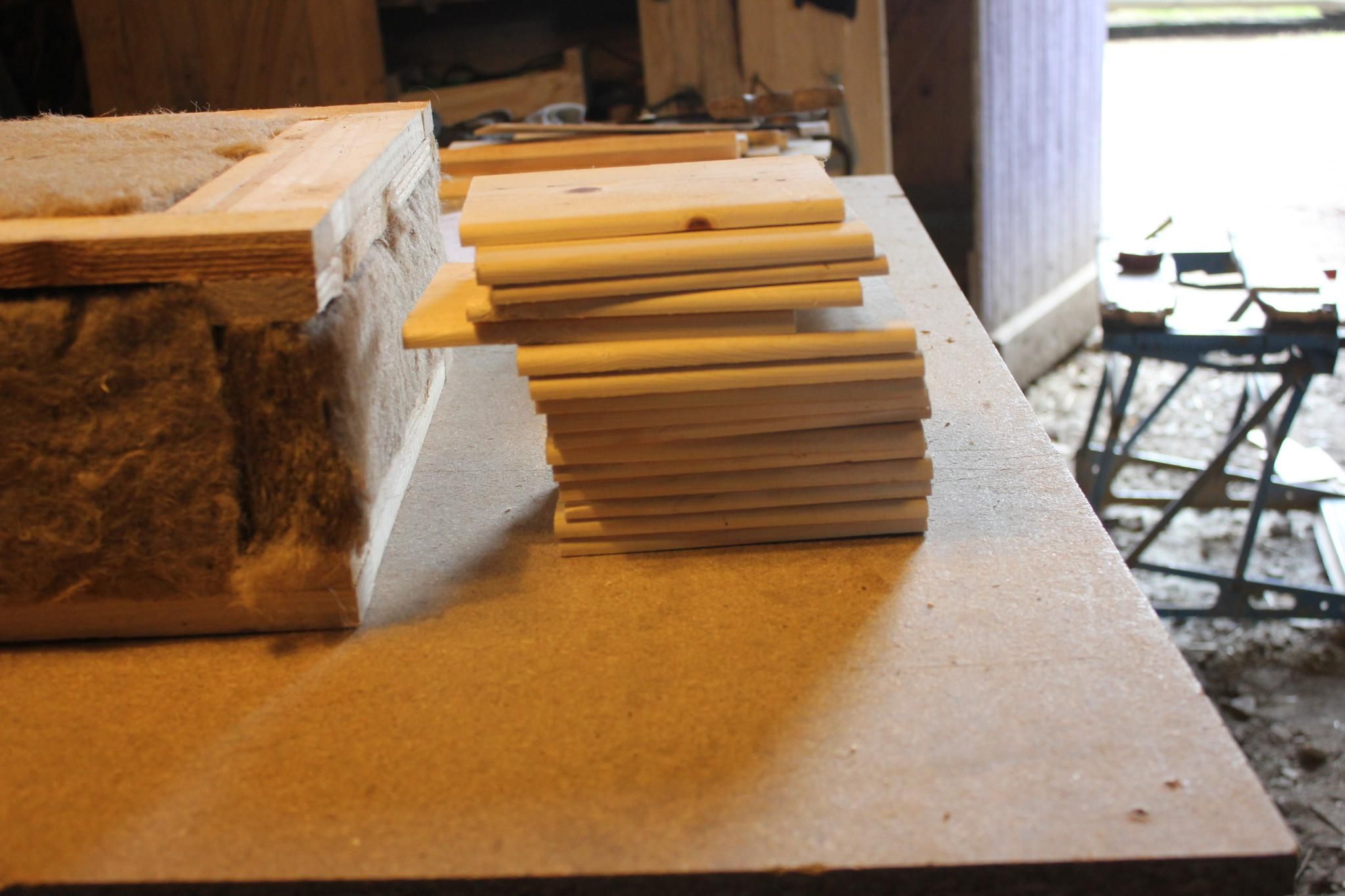 Make a Wooden Fuelless Cooker or Hay-box Using Scrap Wood and Hemp Wool ...