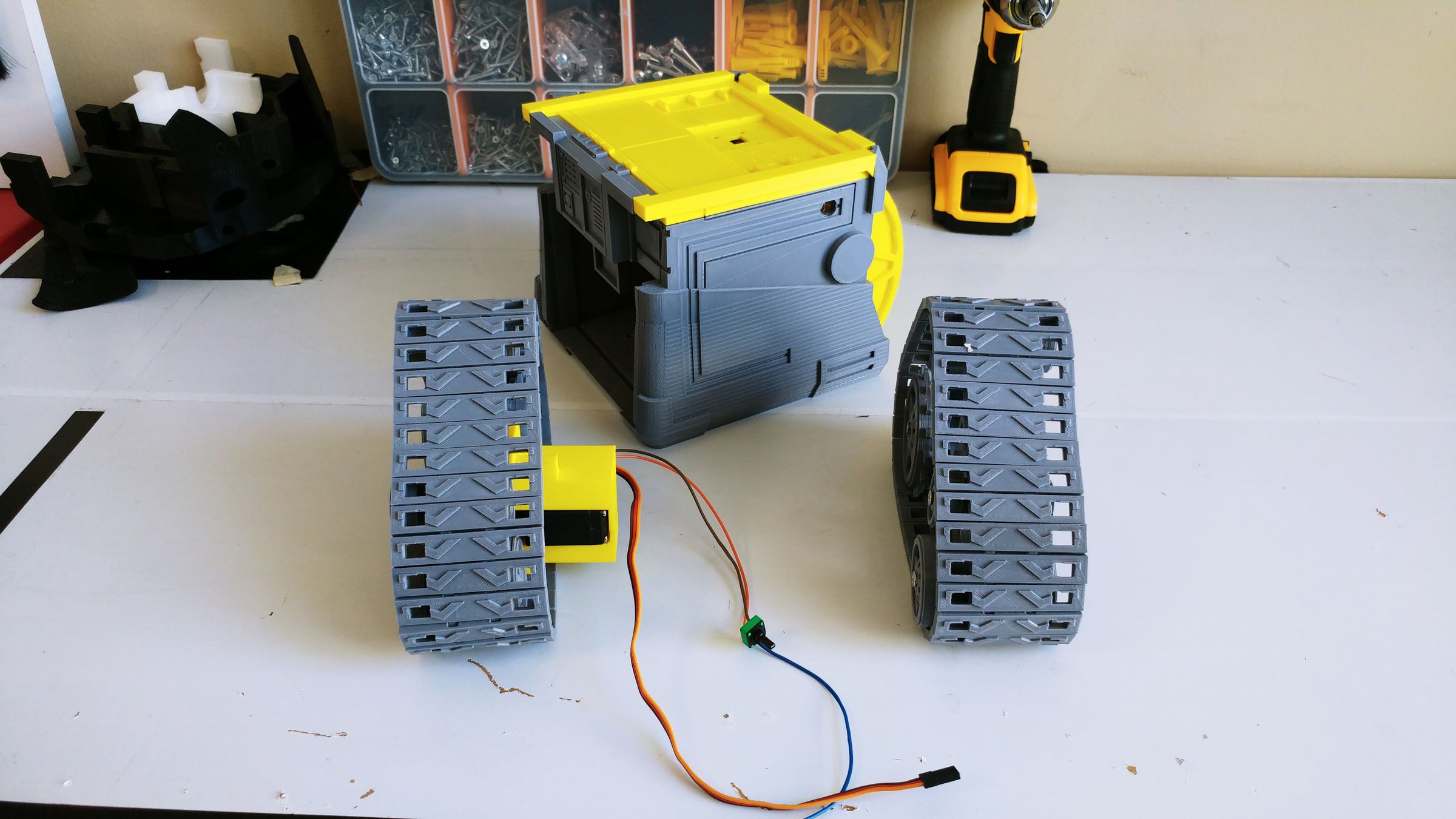 The Real Size LowCost Robot Wall.e Made From Water Pipe and Scraps : 10 ...