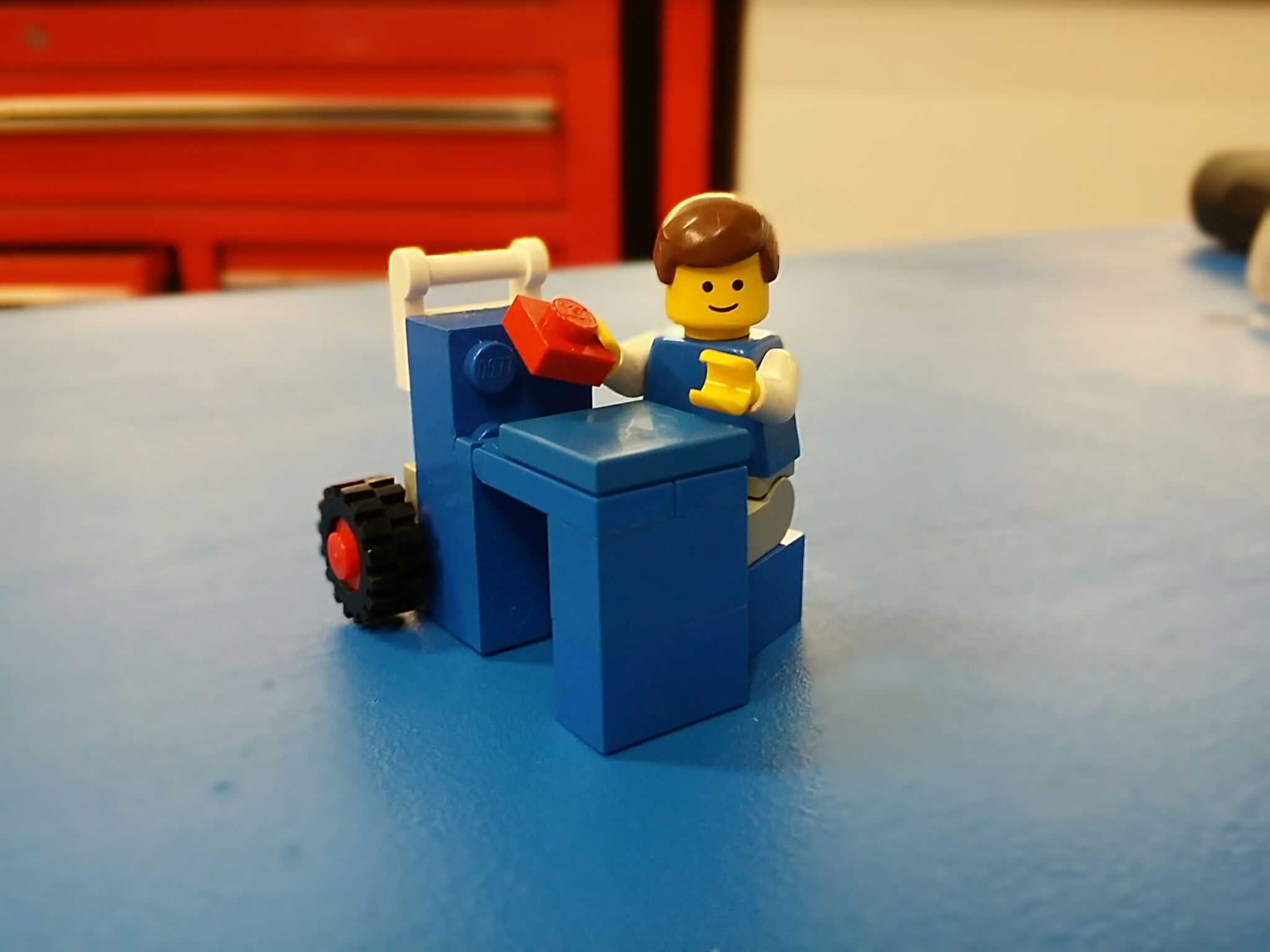Portable Lego Creation Station : 14 Steps (with Pictures) - Instructables