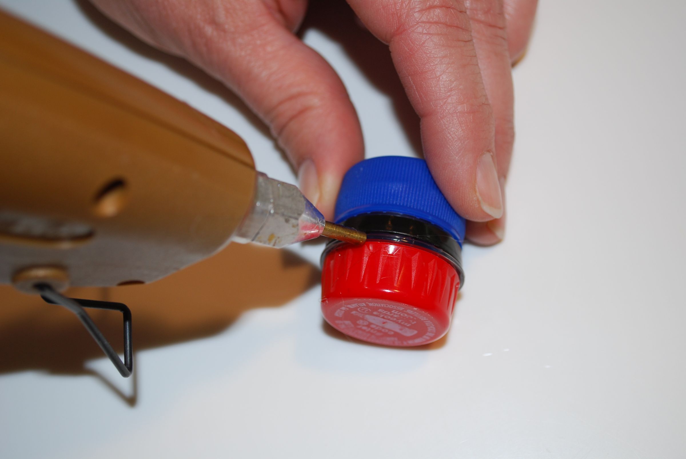 Micro (Geocache) Container : 10 Steps - Instructables