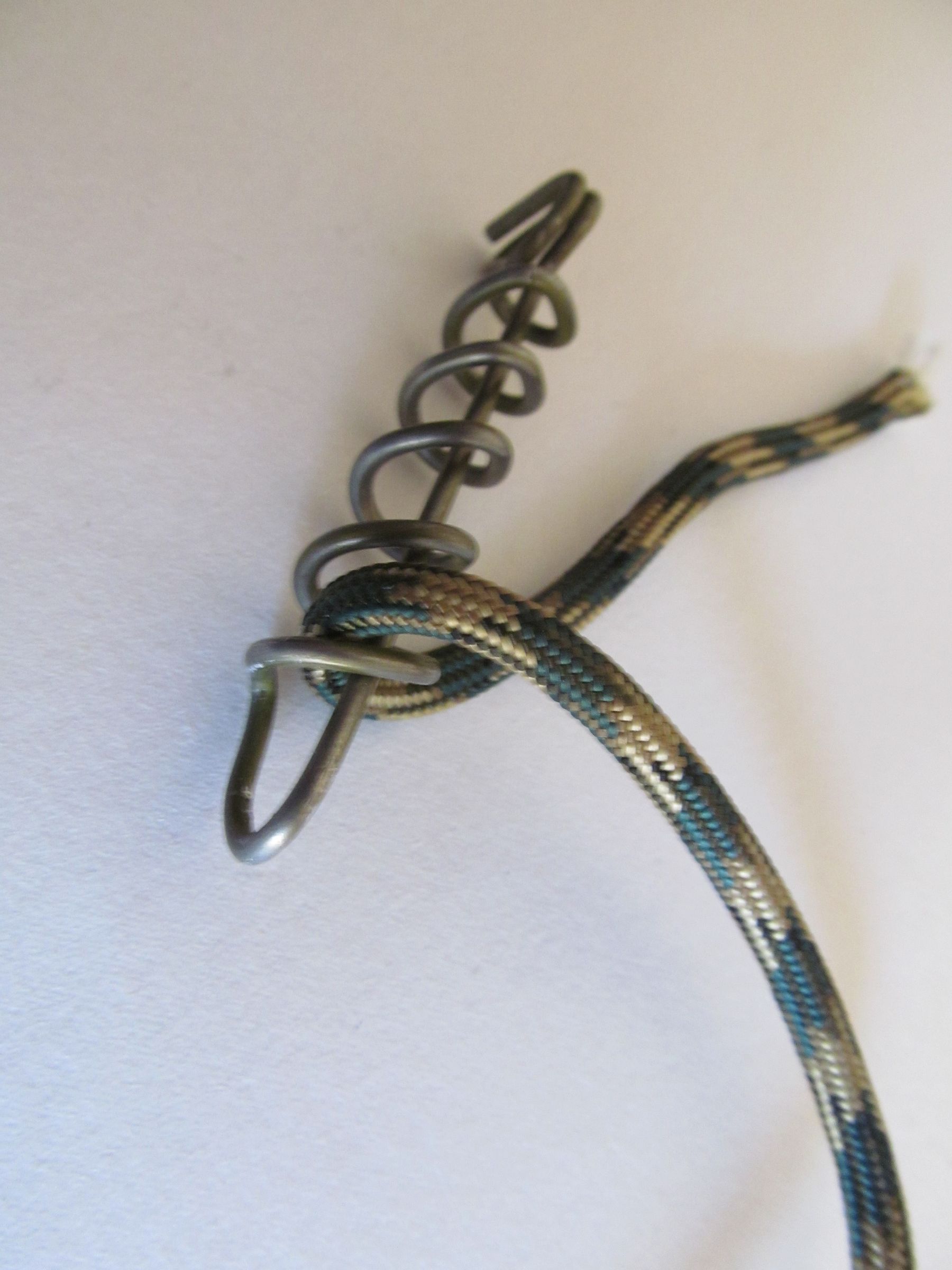 Fish Bone - Knotless Gear Tie : 8 Steps (with Pictures) - Instructables