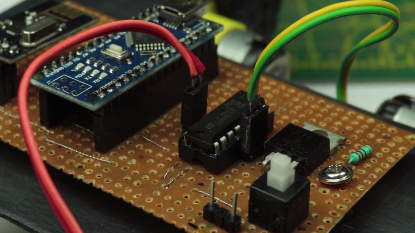 How to Make Arduino Gesture Control Robot at Home Using Radio Module ...
