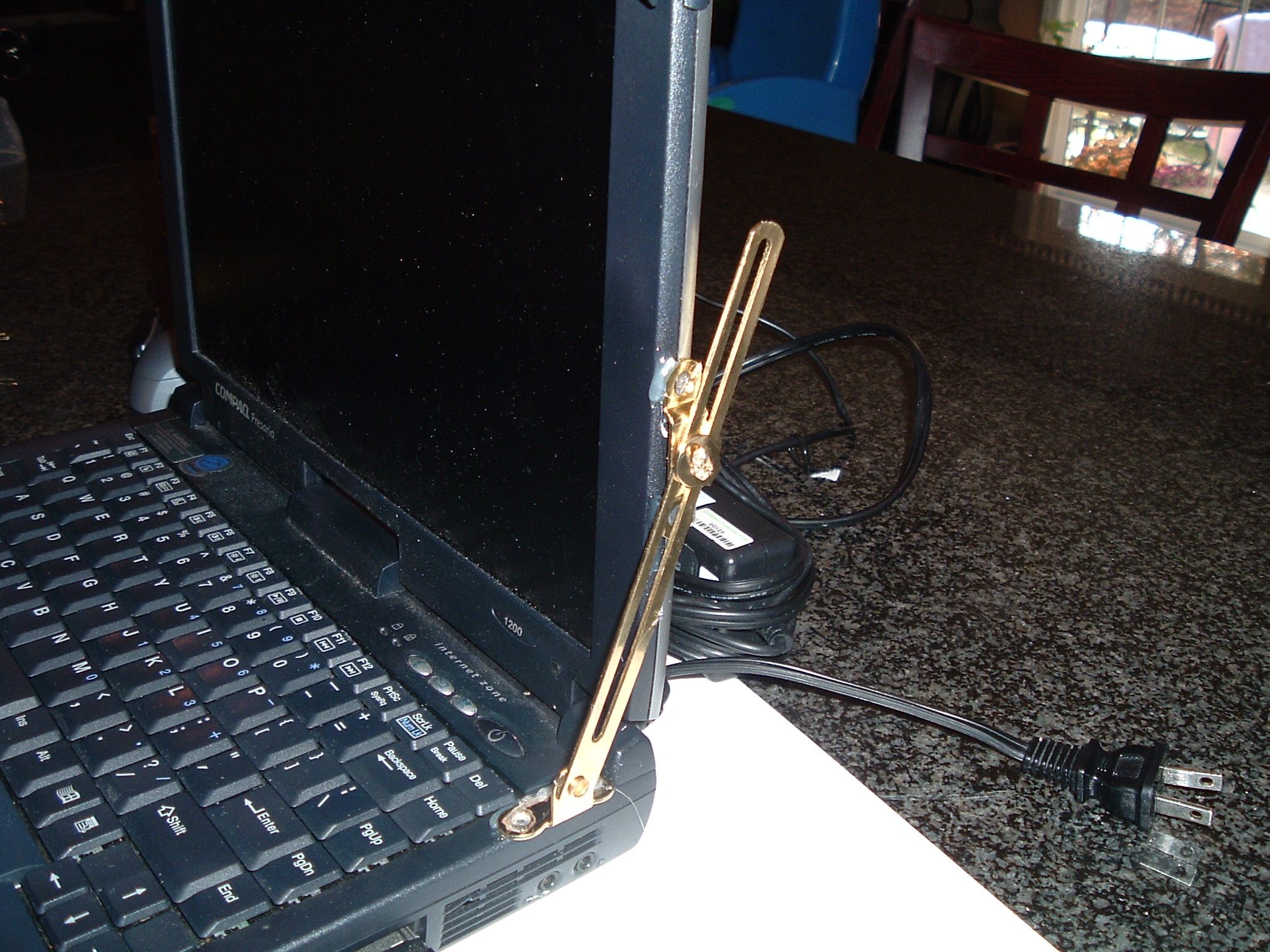Laptop Hinge Hack : 9 Steps - Instructables