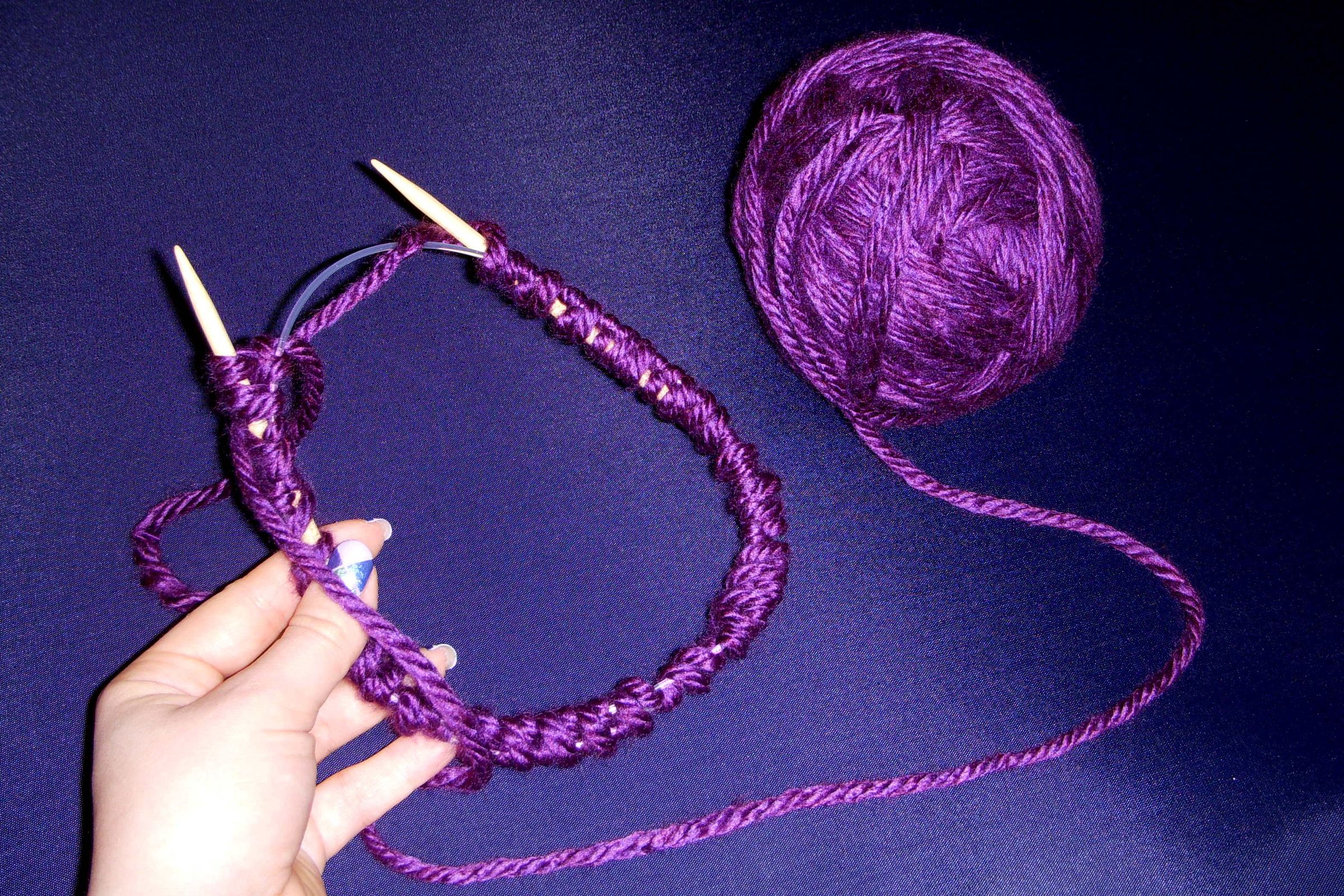 How to Easily Create a Centre Pull Ball of Yarn : 7 Steps - Instructables