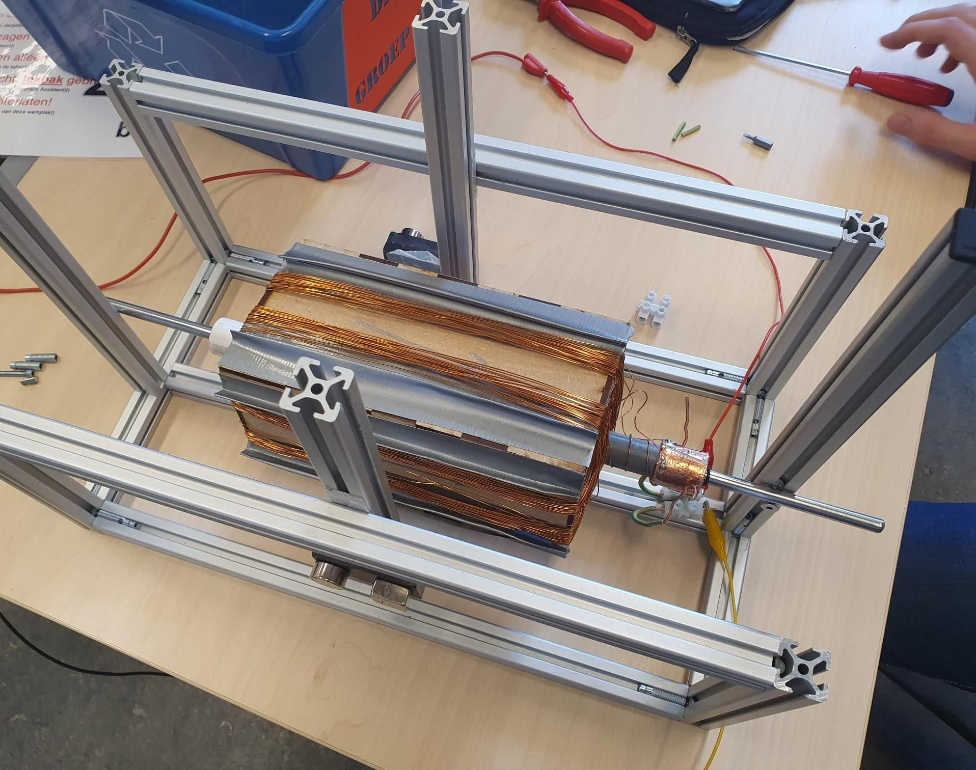 Elektromotor Groepje 9 DEF 1 : 4 Steps - Instructables