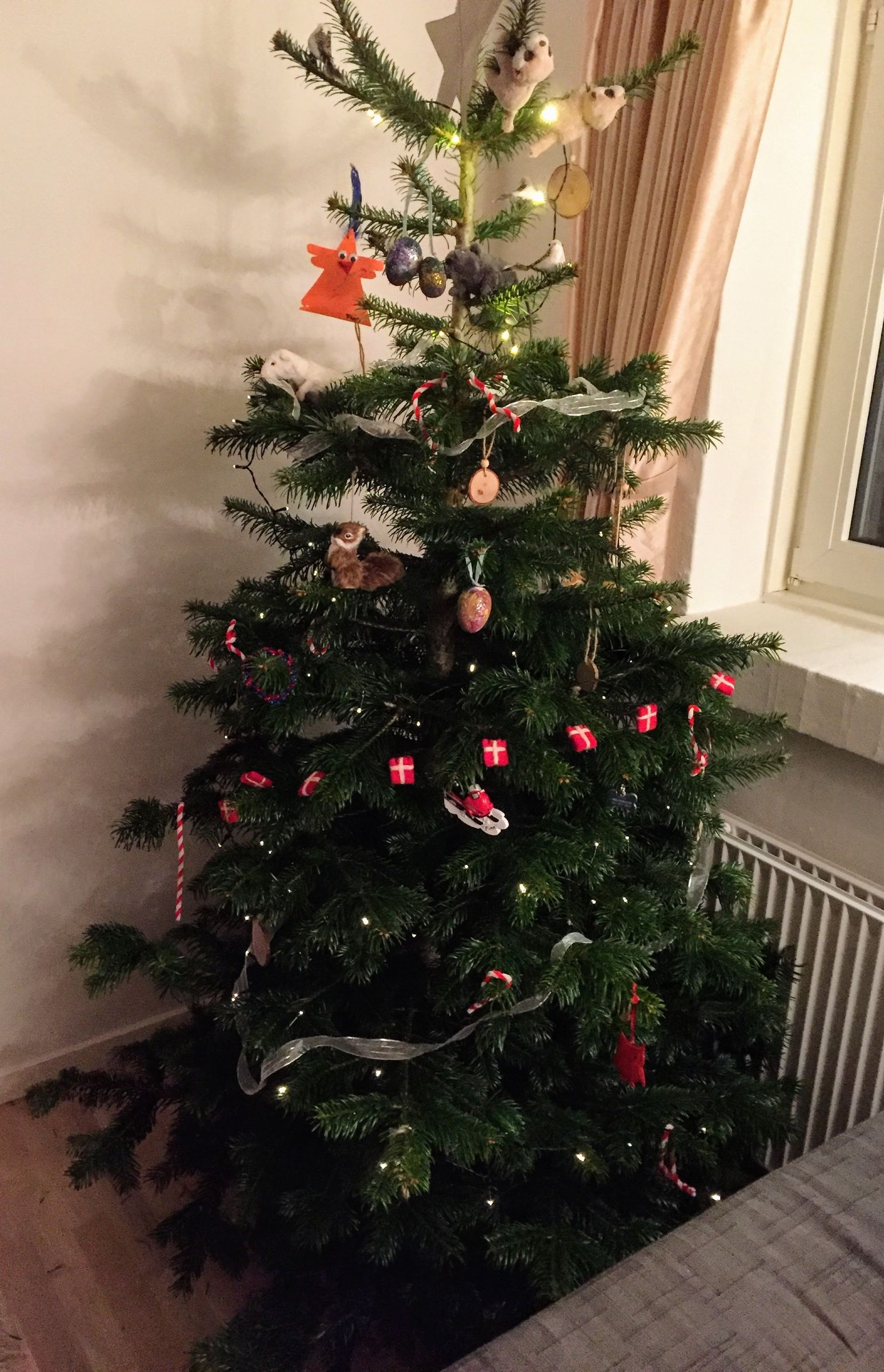 Pallet Christmas Tree Stand : 4 Steps (with Pictures) - Instructables
