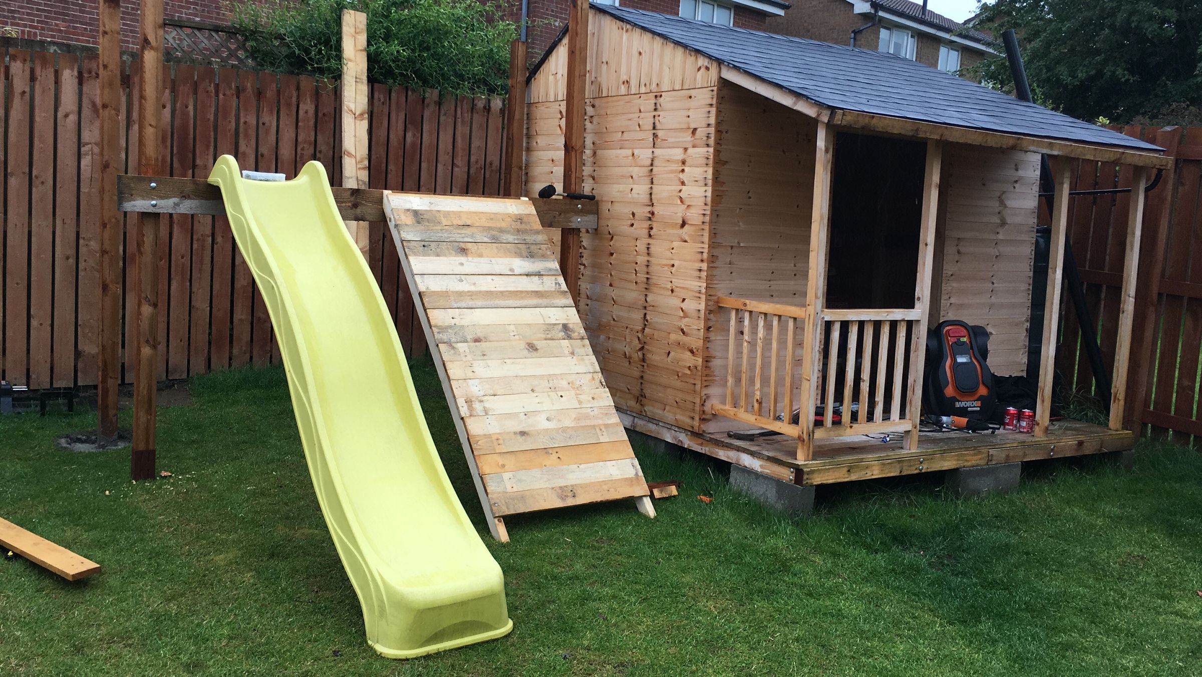Custom Solar Powered Playhouse With Built in DIY Powerwall! : 7 Steps ...