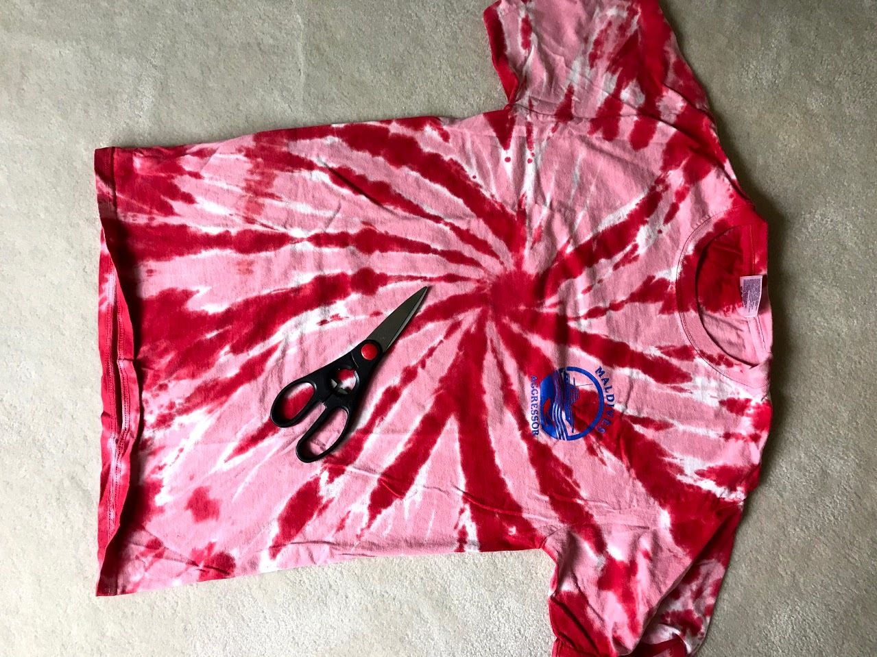 T-Shirt Rug (No Sew!) : 10 Steps (with Pictures) - Instructables