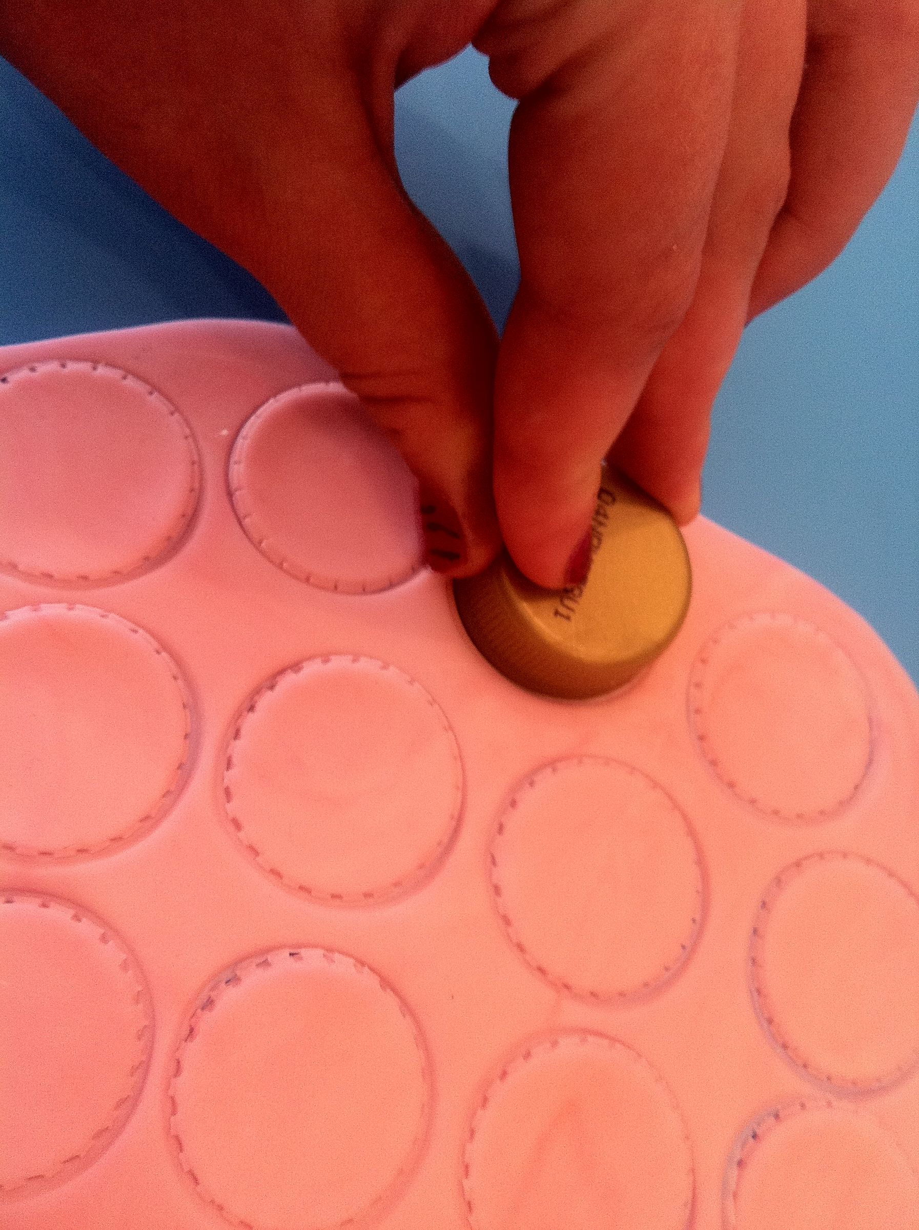 Fondant Roses : 5 Steps (with Pictures) - Instructables