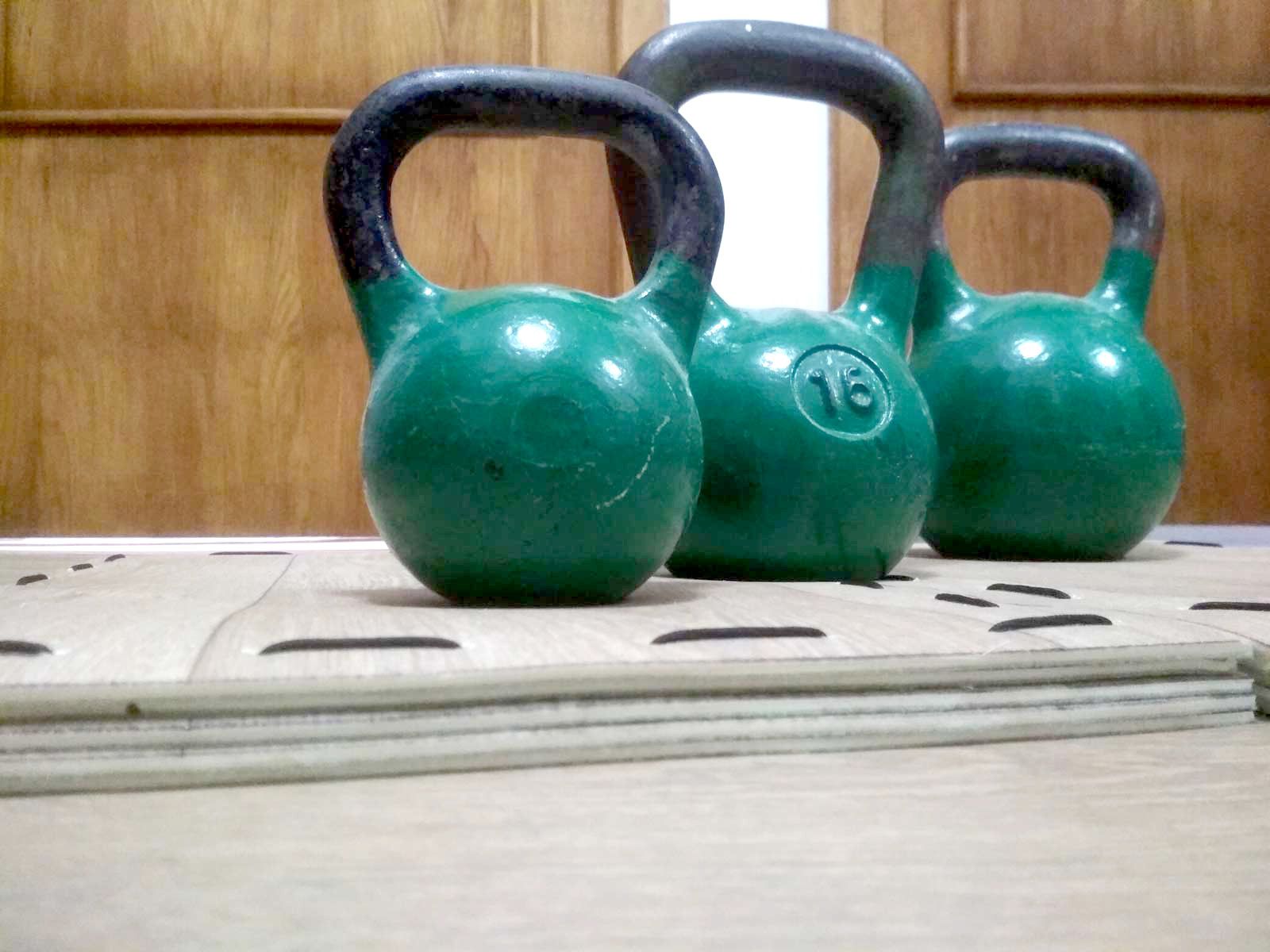 Mat for Kettlebells Made of Scraps of Linoleum - Instructables