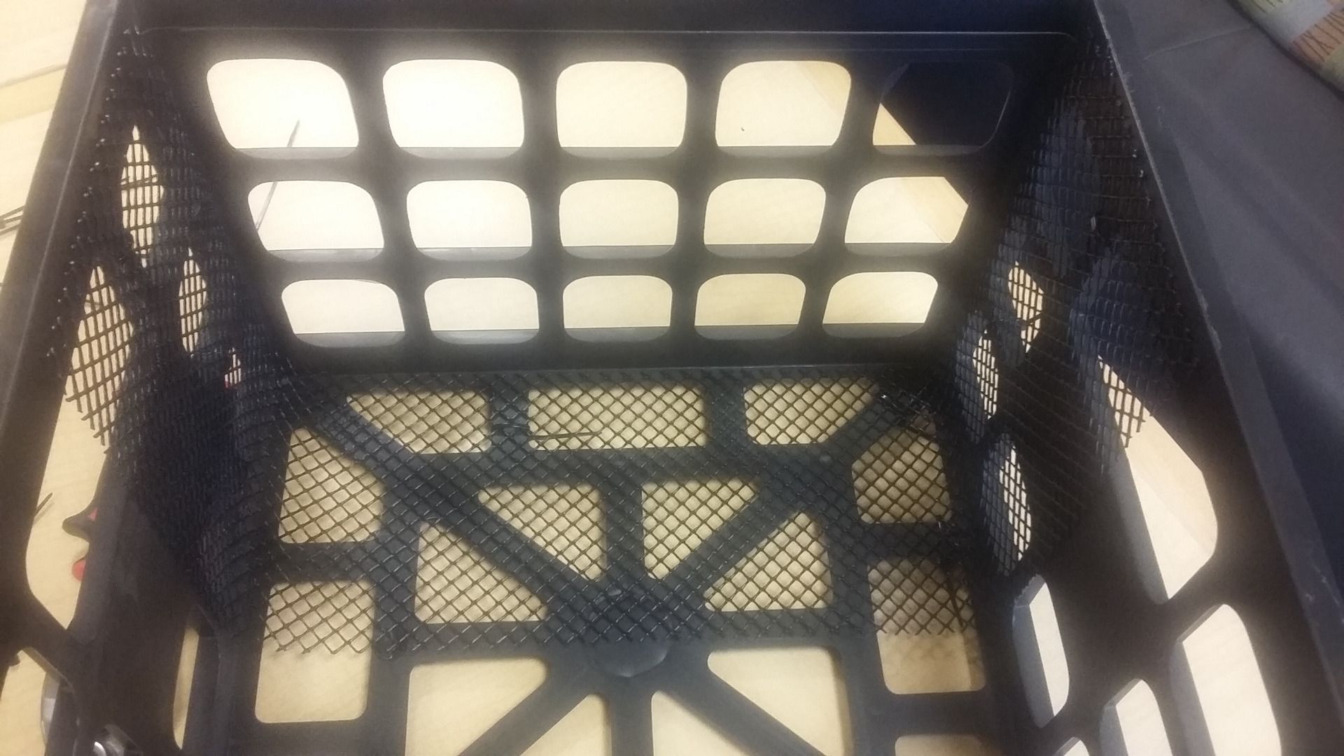 Milk Crate Live Trap : 9 Steps - Instructables