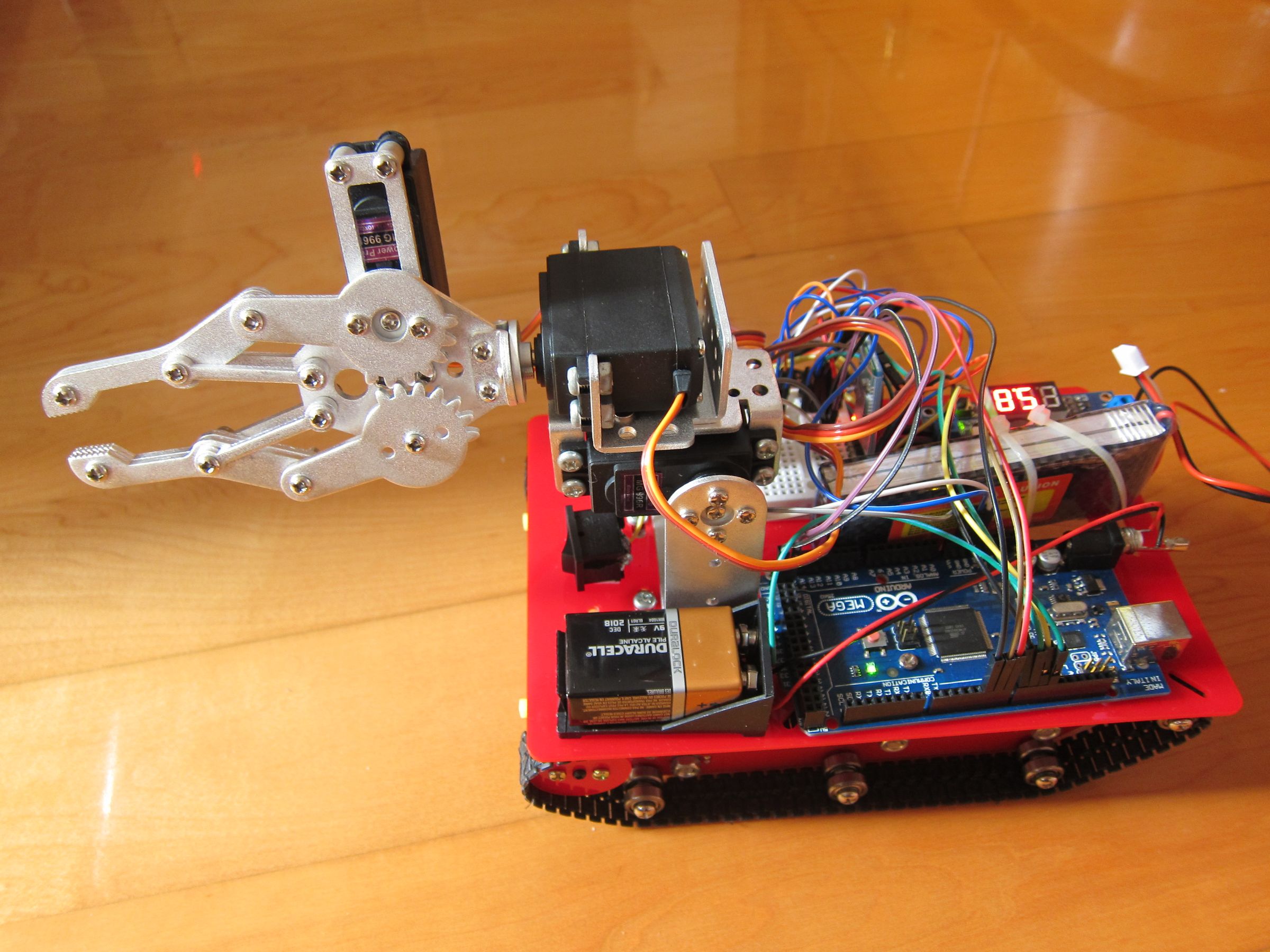My Eighth Project: Robot Arm With Smart Tank Chassis and Bluetooth : 8 ...