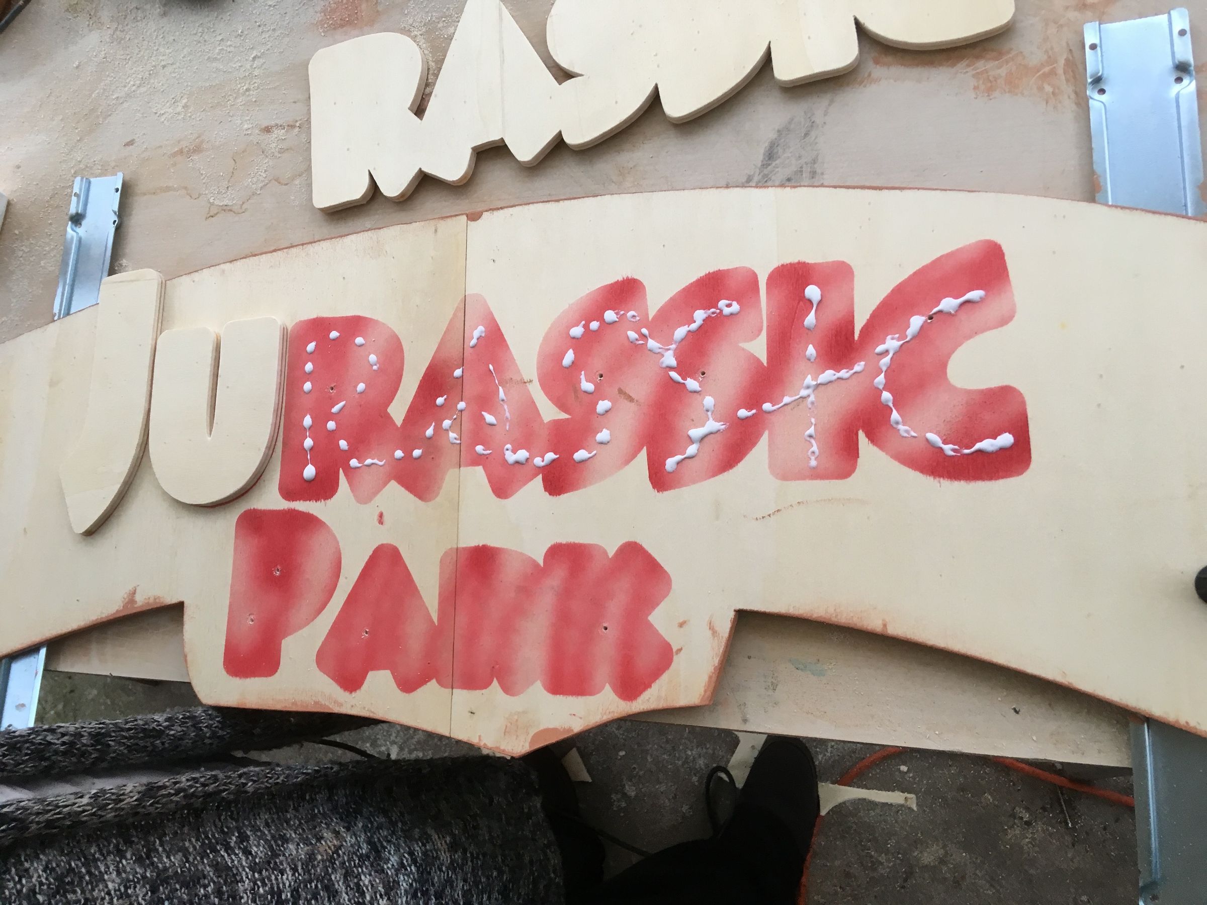 Jurassic Park Gate : 4 Steps (with Pictures) - Instructables