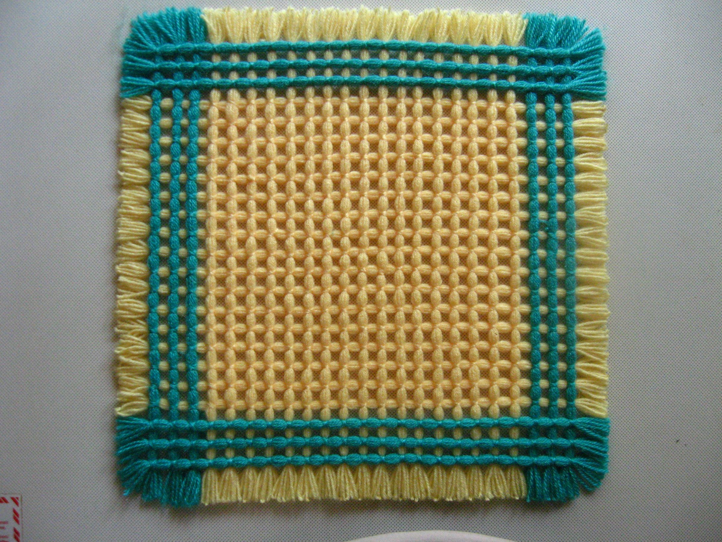 How to Weave a Criss-Cross Table Mat With Home-made Loom : 12 Steps ...