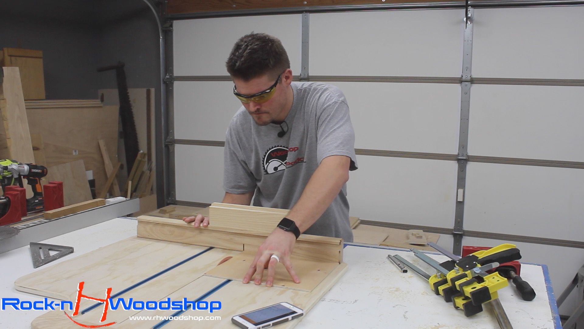 Ultimate Crosscut Sled With Dust Collection : 26 Steps (with Pictures ...