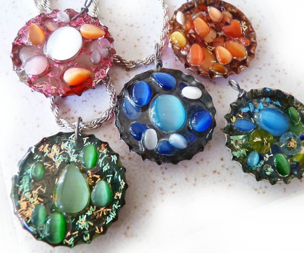Sparkly Resin Bottle Cap Pendants : 9 Steps (with Pictures) - Instructables
