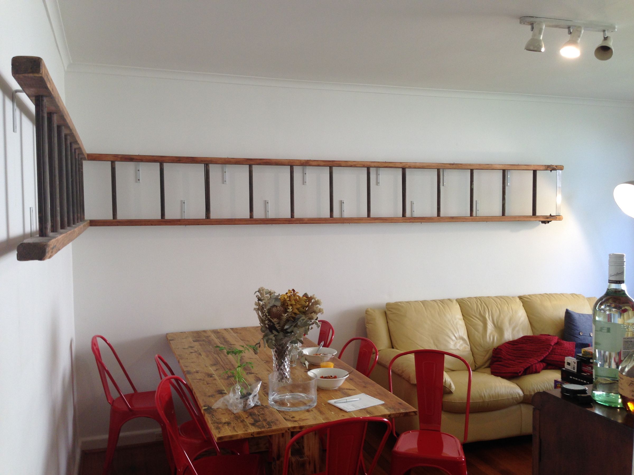 Wall-mounted Horizontal Ladder Shelf : 11 Steps (with Pictures ...